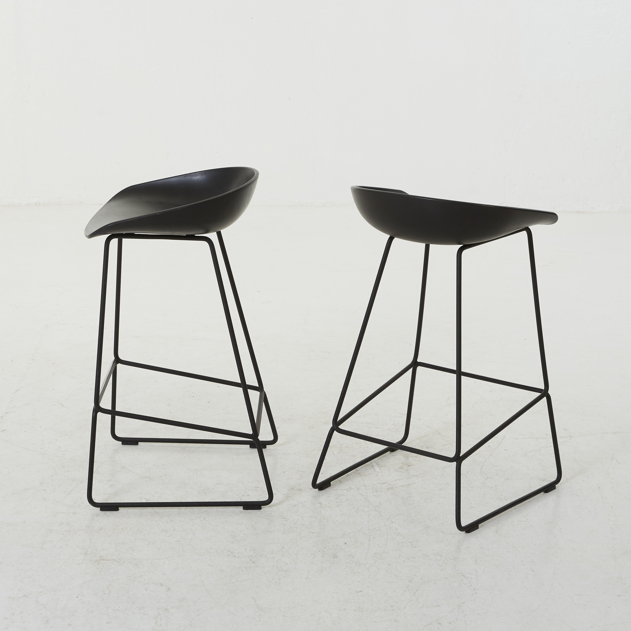 Bilder för 2165805. HEE WELLING & HAY, barstolar, 1 par, "About a Stool ...
