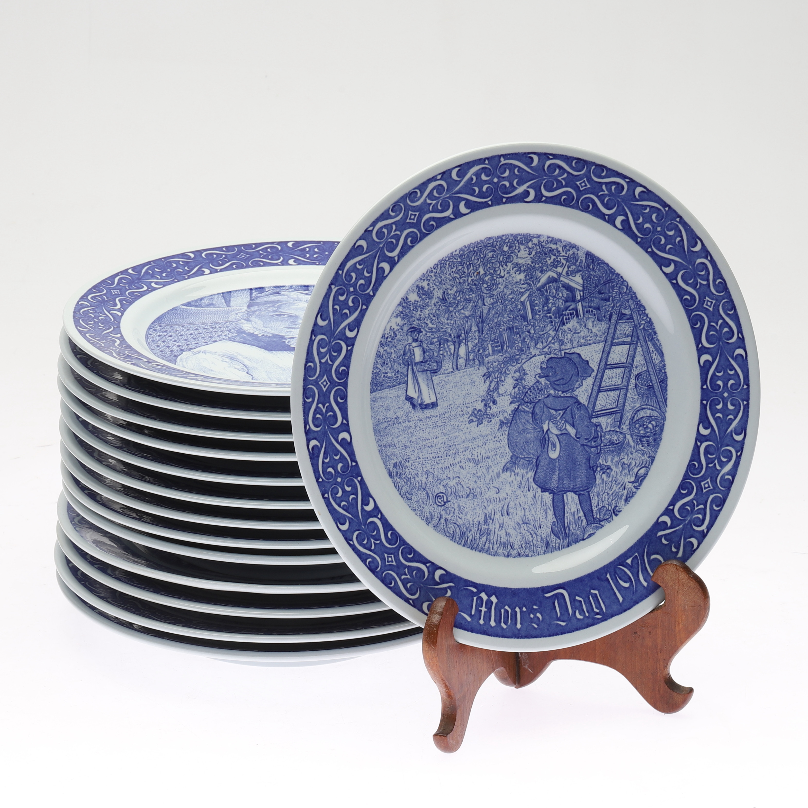 Images for 2189909. COLLECTIBLE PLATES, "Mother's Day", Motif by Carl ...