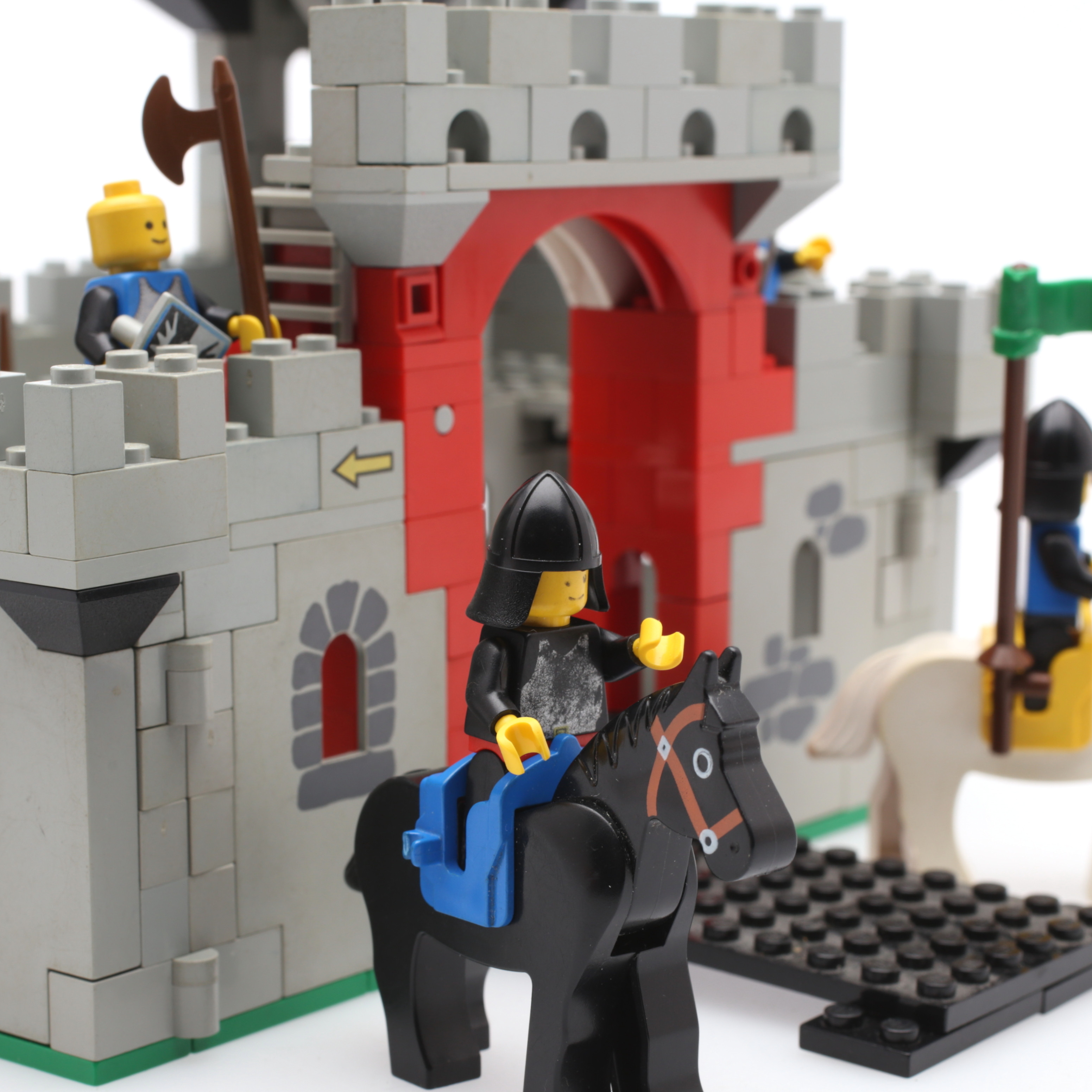 Bilder för 2203547. LEGO. Riddarborg / Knight´s castle, modell 6073 ...