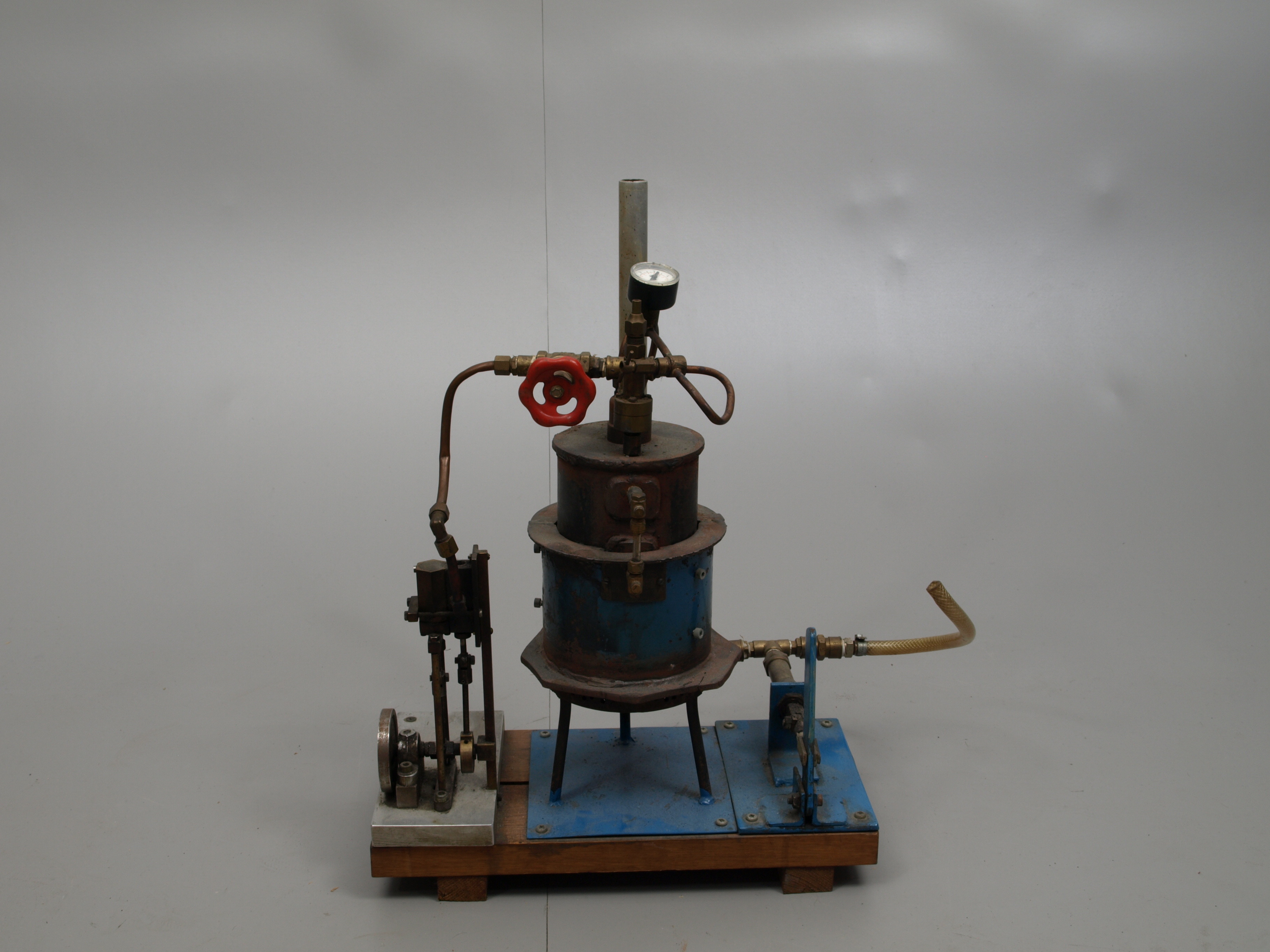 STEAM MACHINE, 1900s. Collectables - Technica & Nautica - Auctionet