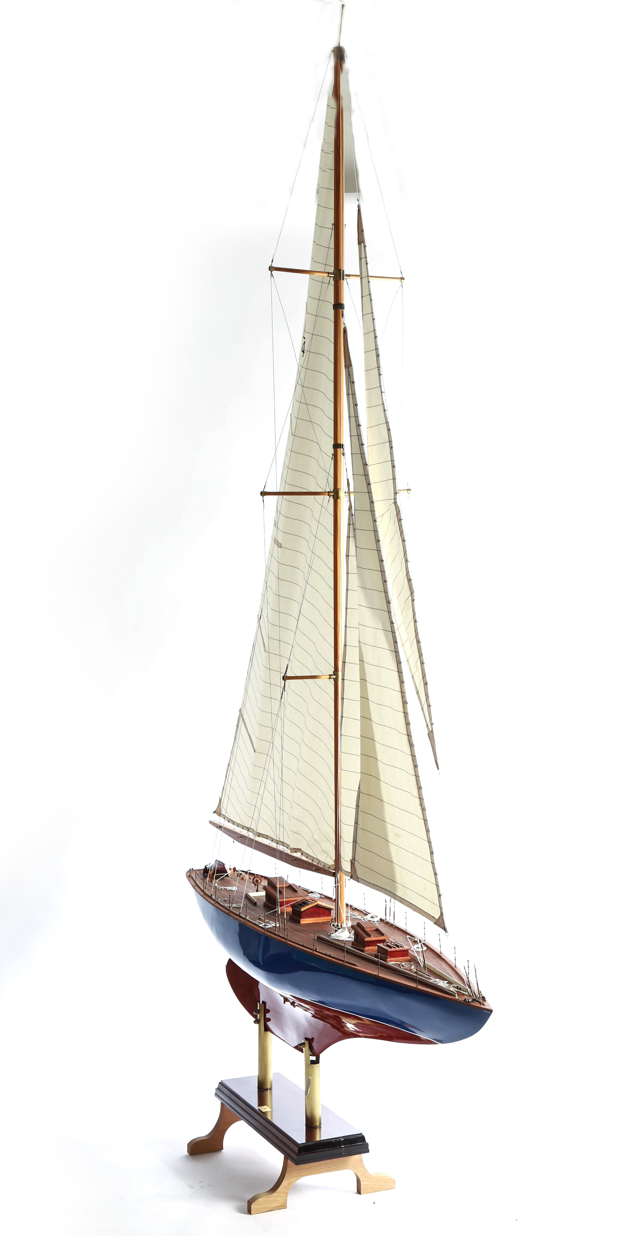 Bilder zu 2207780. GROSSES MODELL SEGELBOOT "Endeavour", Maßstab 1:20 ...