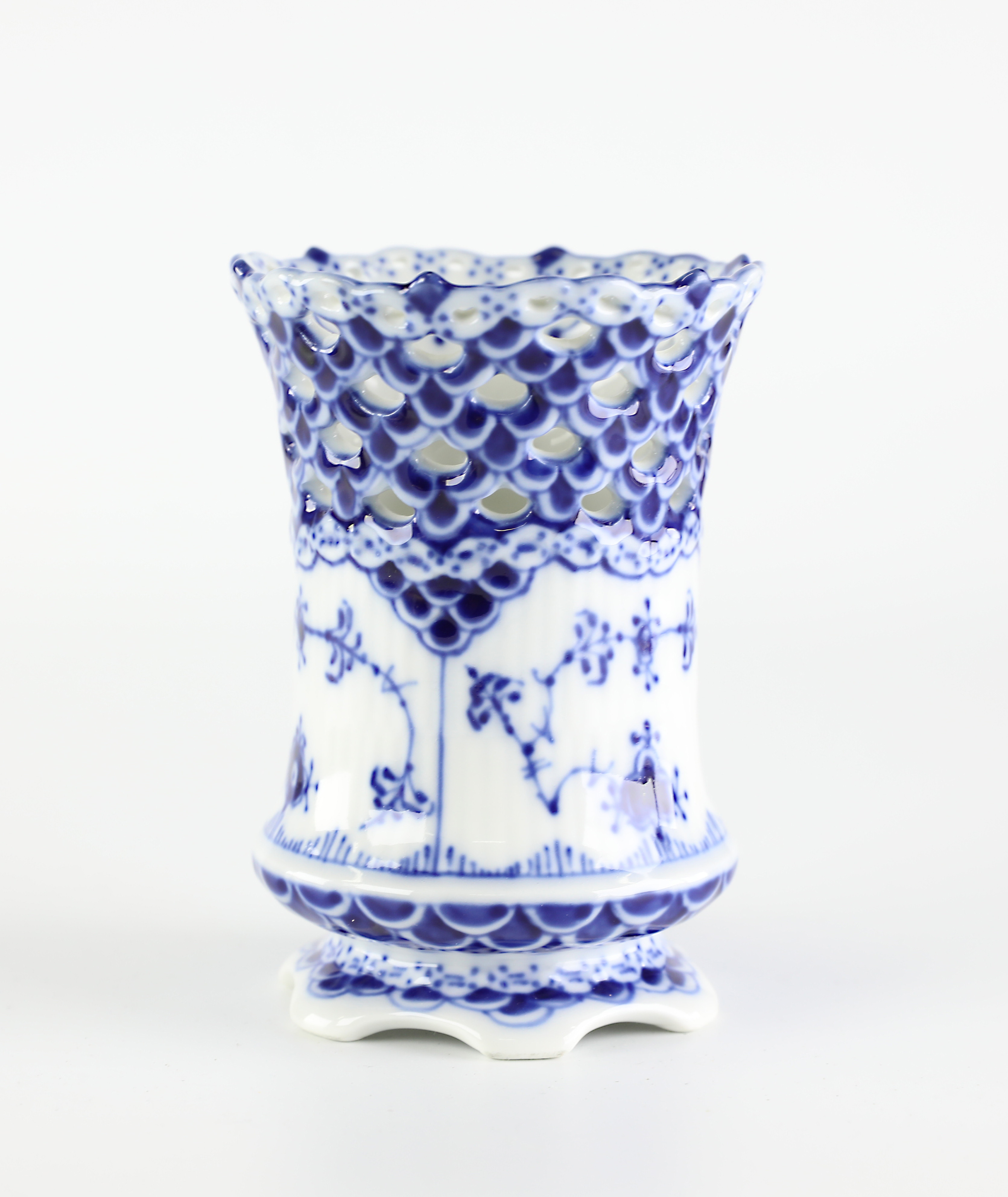 Images for 2214271. VASES, a pair, porcelain, full blonde, "Musselmalet ...