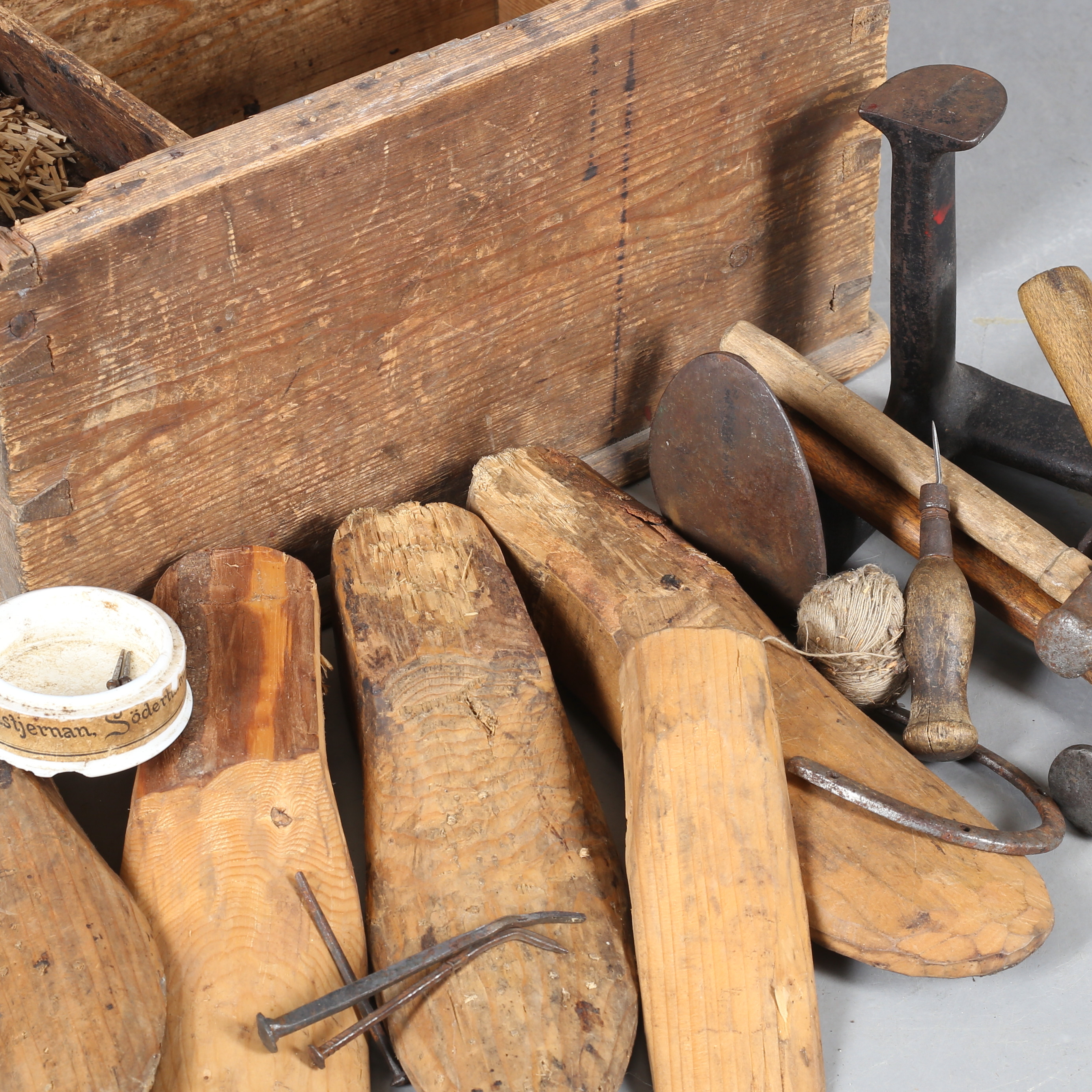 Images for 2221900. BOX, cobbler's box with accessories, box with pine ...