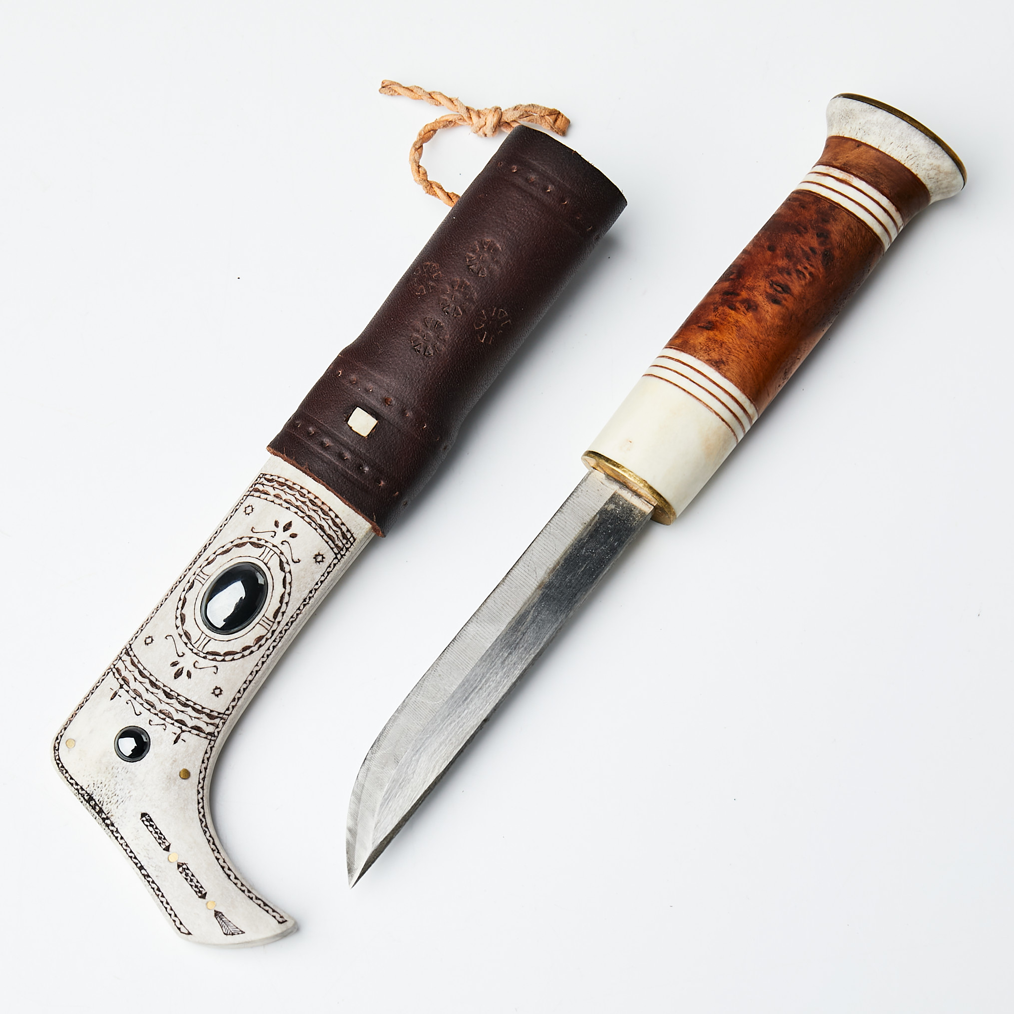Bilder för 2223379. KARL-ENAR HANSSON. kniv, halvhorn, Kiruna, signerad ...