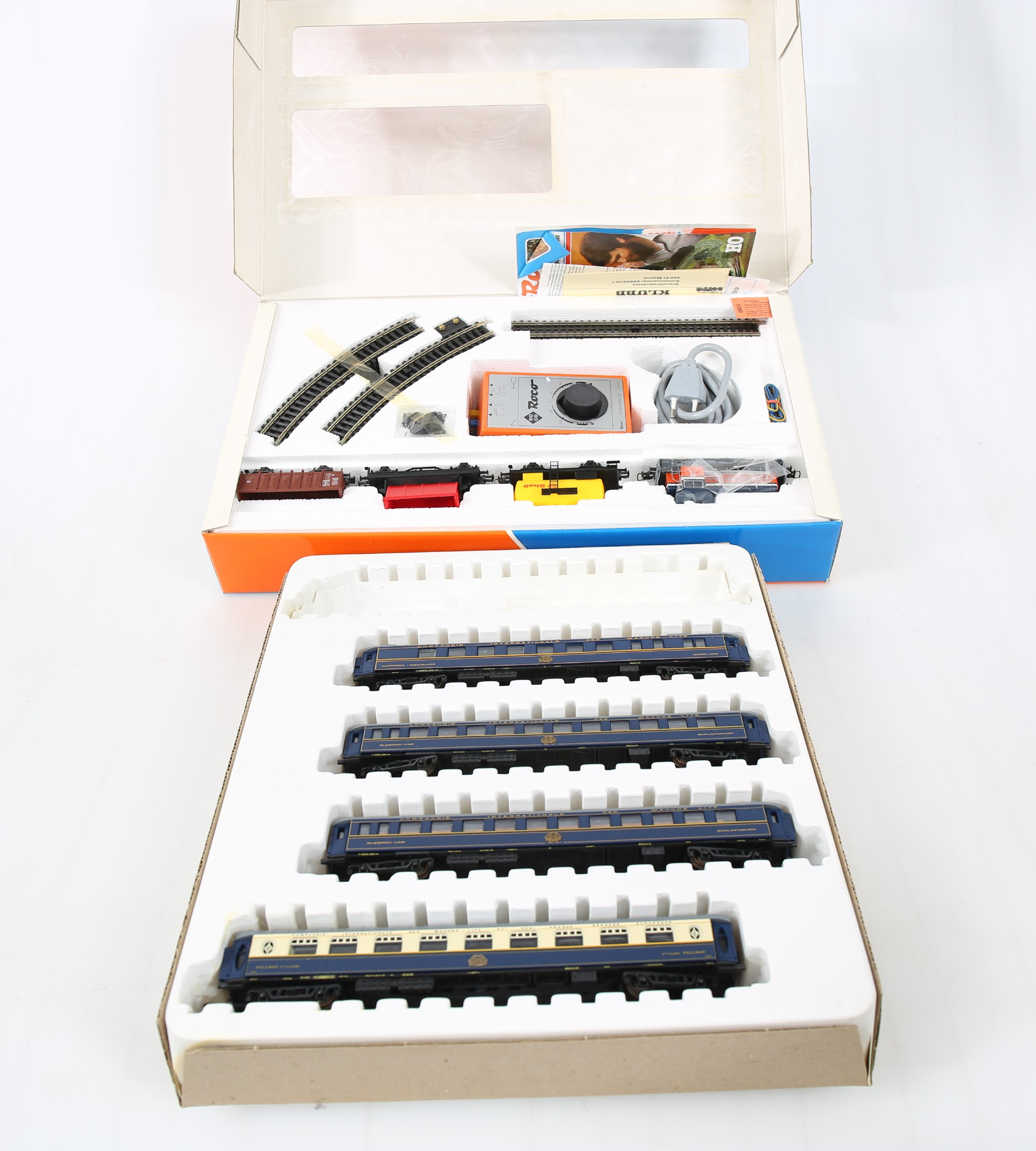 Images for 2226106. MODEL RAILWAY AND WAGONS, 2 sets, Roco and Jouef ...