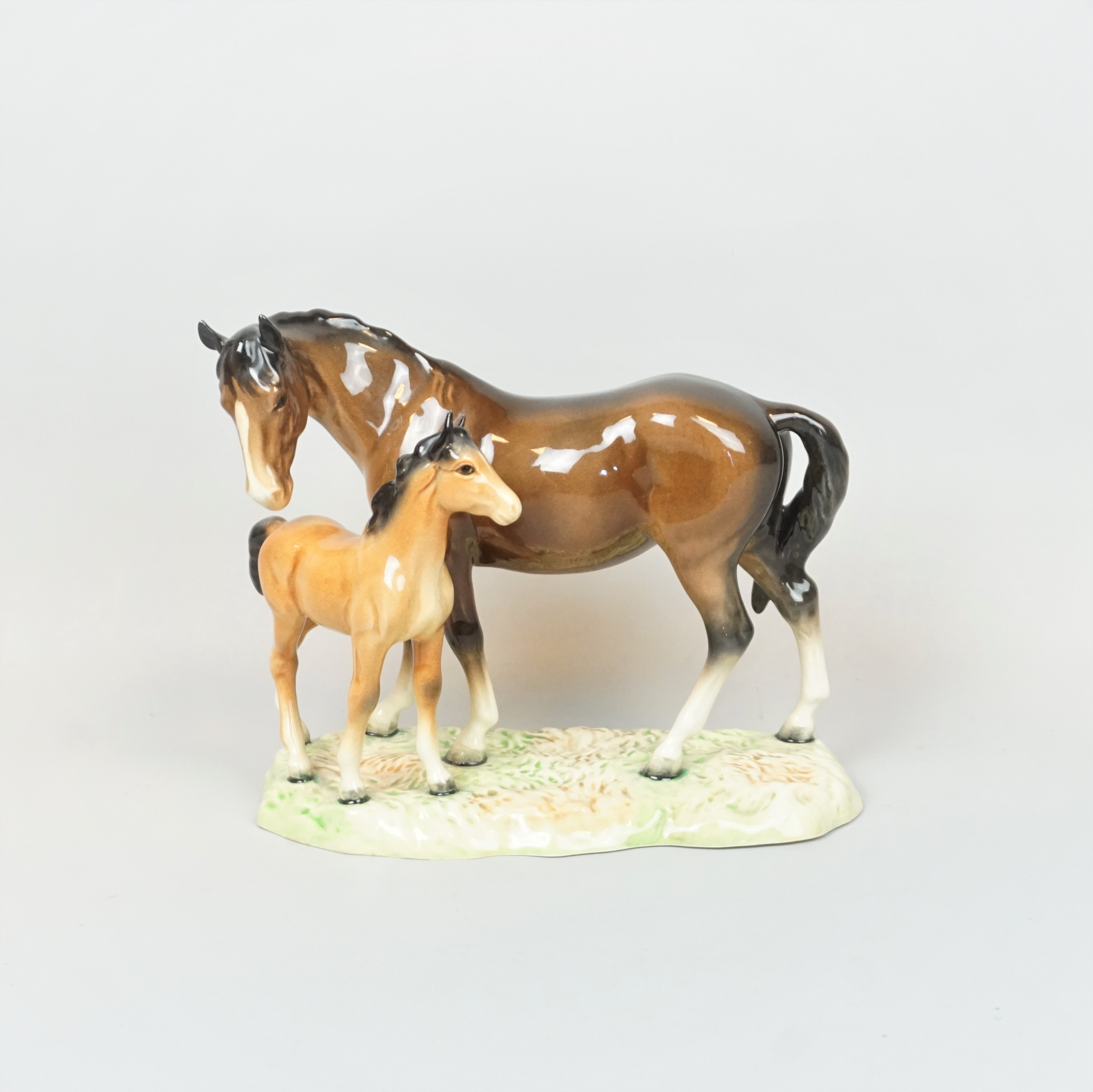 Images for 2231191. BESWICK, FIGURE, HORSE WITH FOAL. - Auctionet