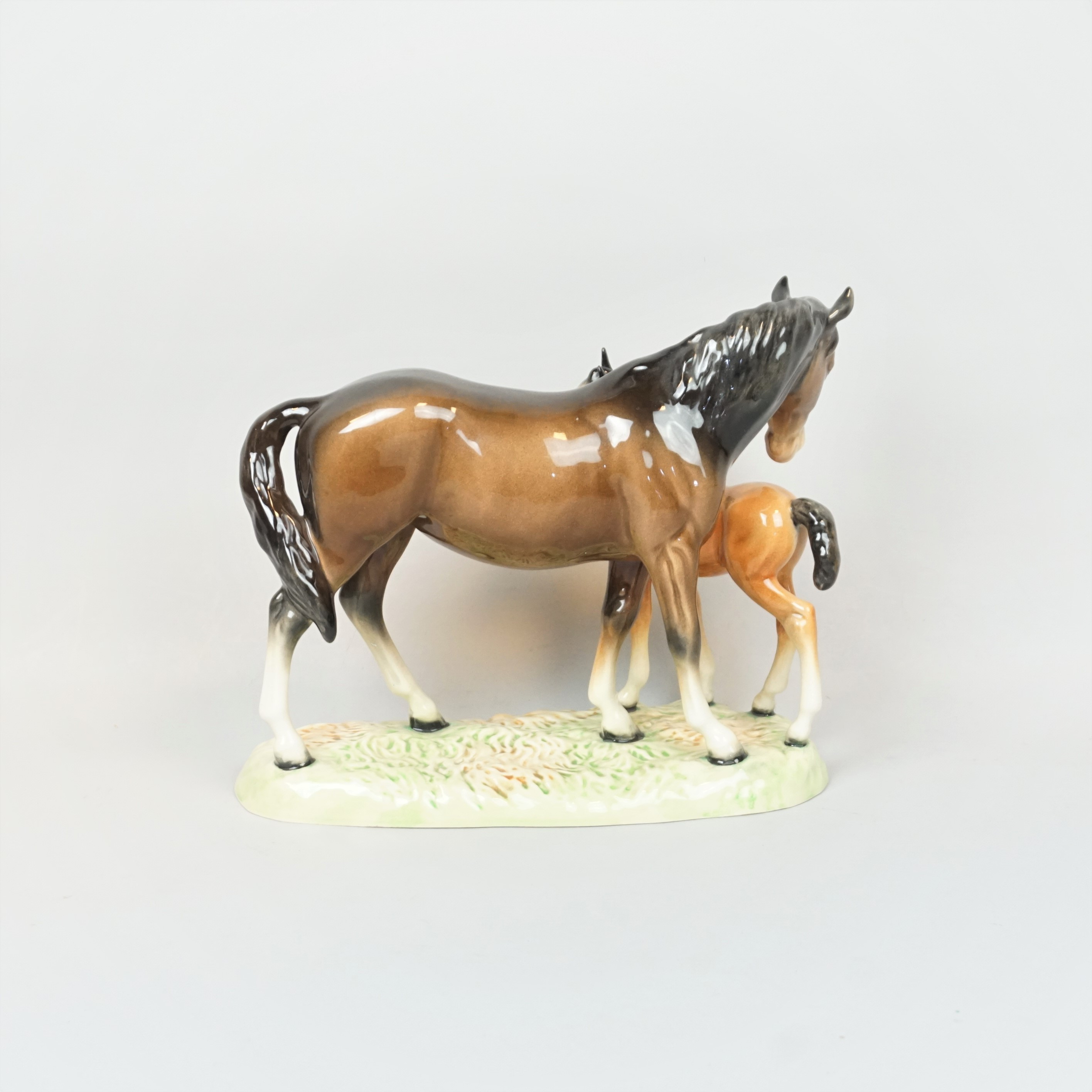 Images for 2231191. BESWICK, FIGURE, HORSE WITH FOAL. - Auctionet