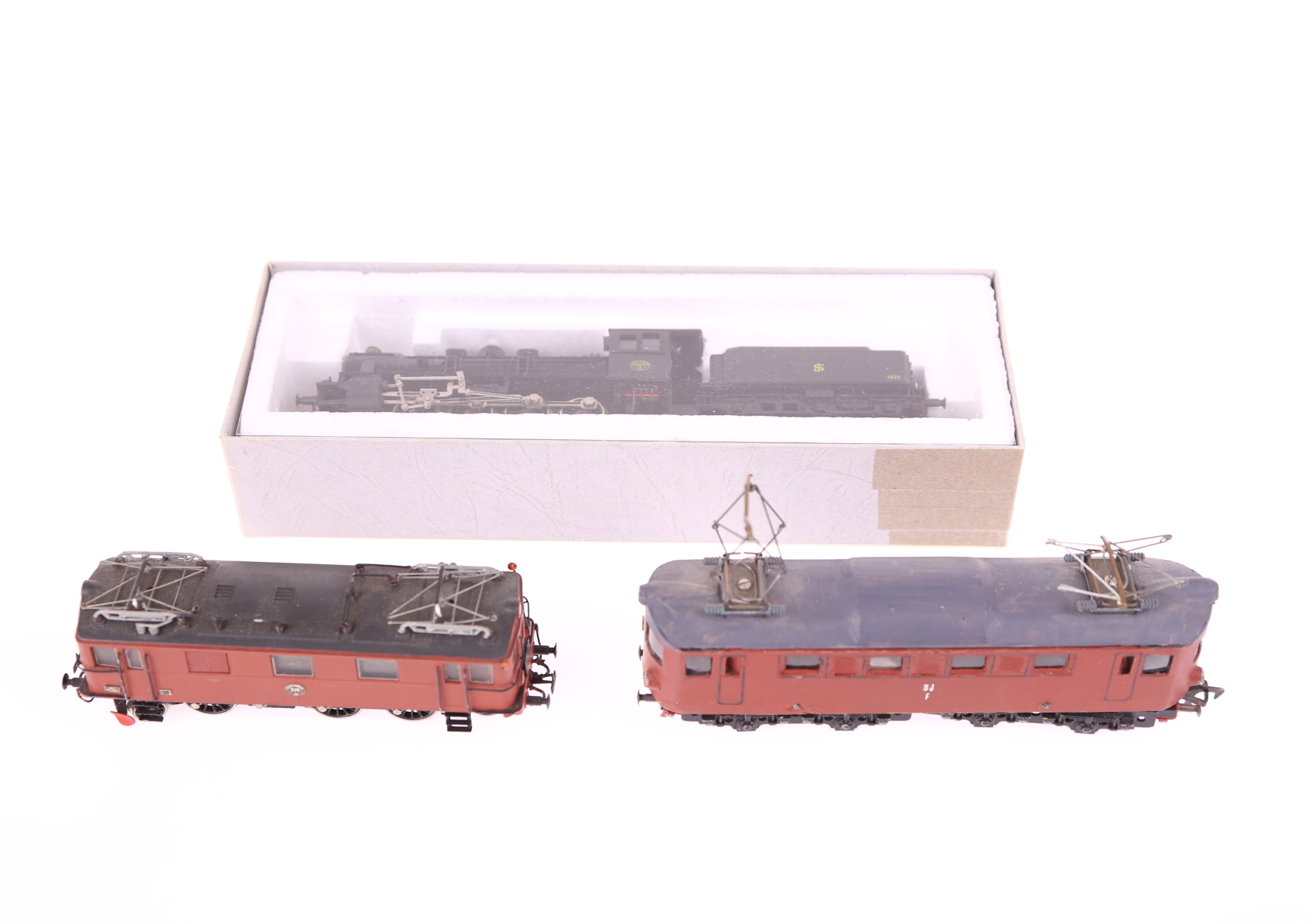 Images for 223125. MODEL RAILWAY, 12 carriages + 3 locomotives, second ...