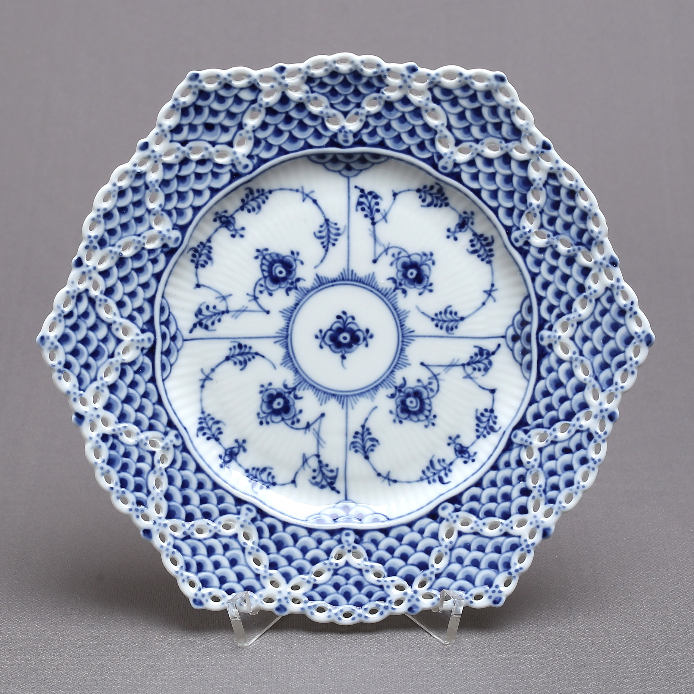 Images for 2232231. ASSIETT, porcelain, "Musselmalet", full blonde ...
