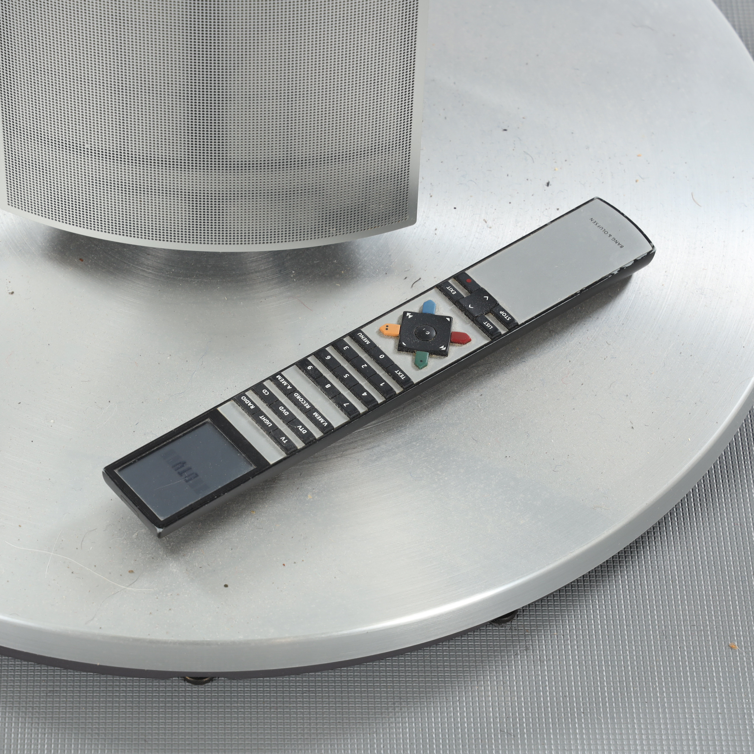 Images for 2263035. BANG & OLUFSEN "Beovision 7-40" with remote control ...