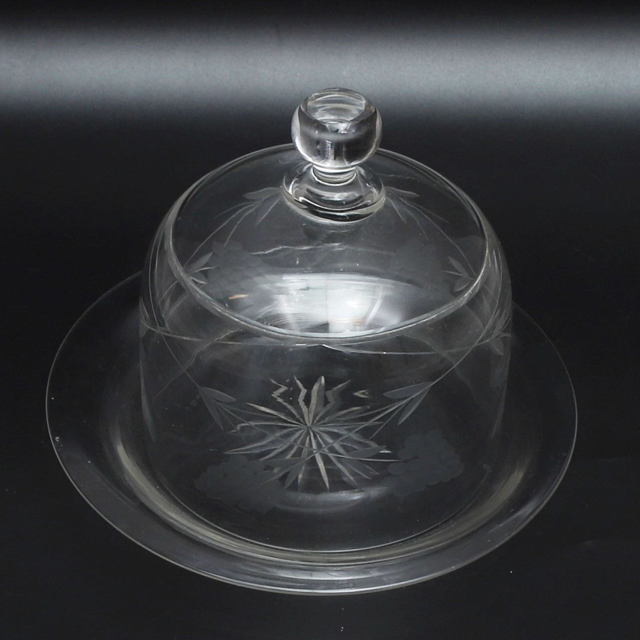 Images for 2265008. CHEESE BOX, with dish, glass. - Auctionet