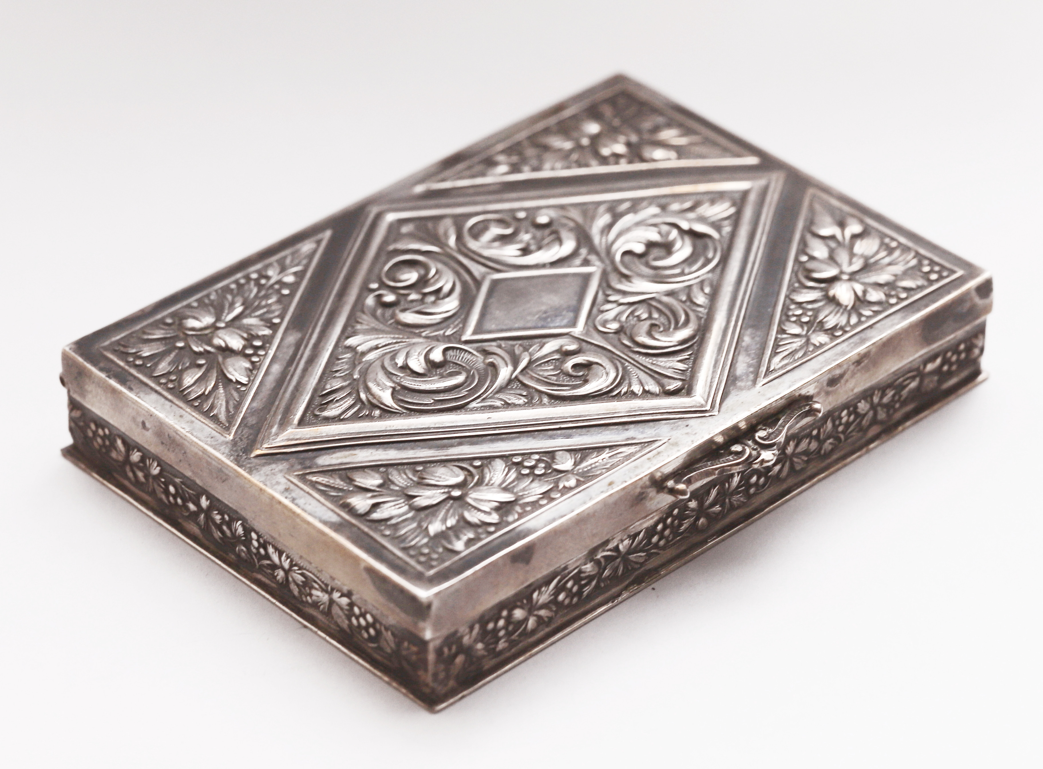 Images for 2292860. SNuff Box. ART DECO. PUNCHED SILVER. - Auctionet