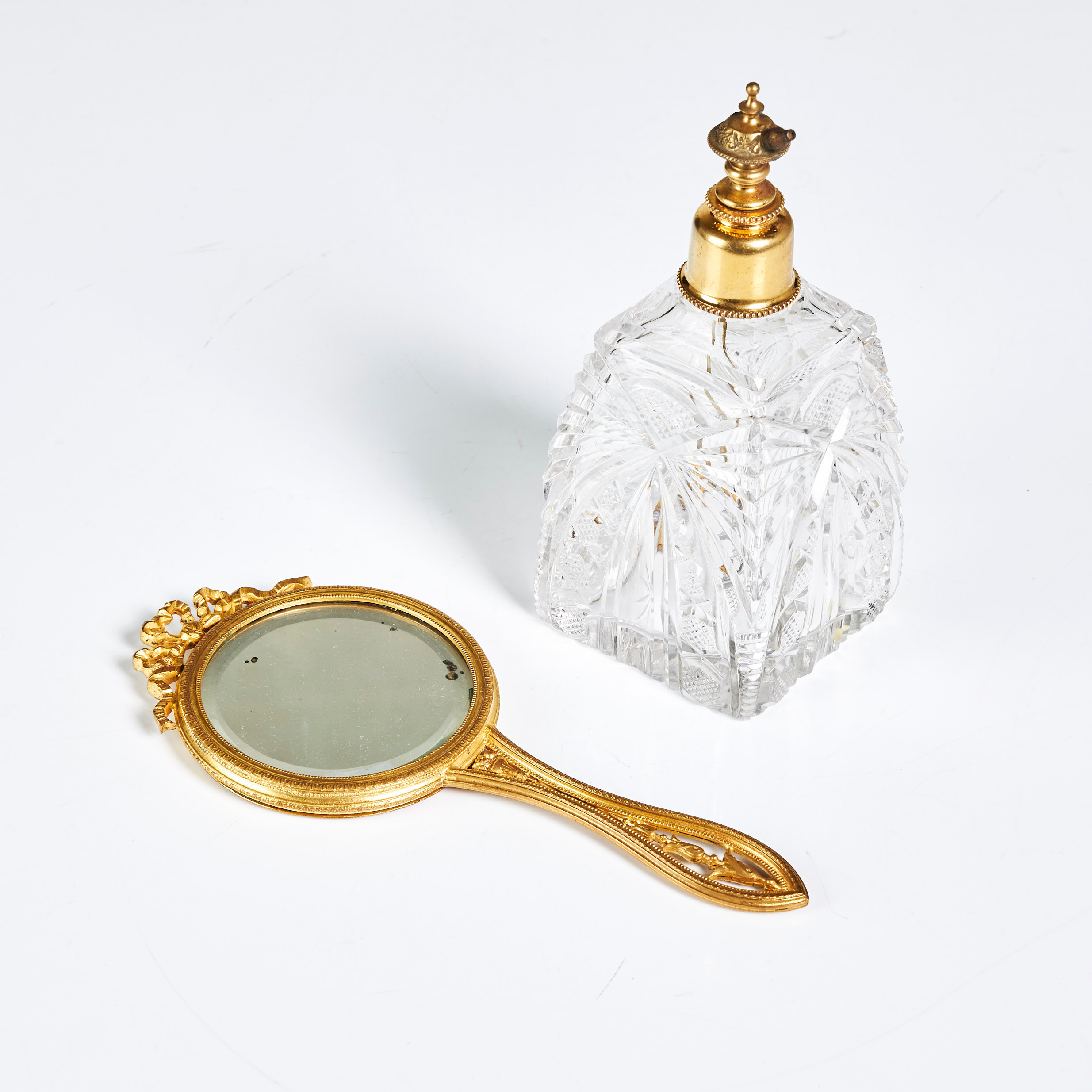 Imágenes para 2299310. FLAKONG y ESPEJO DE MANO, 18 / 1900, botella en ...