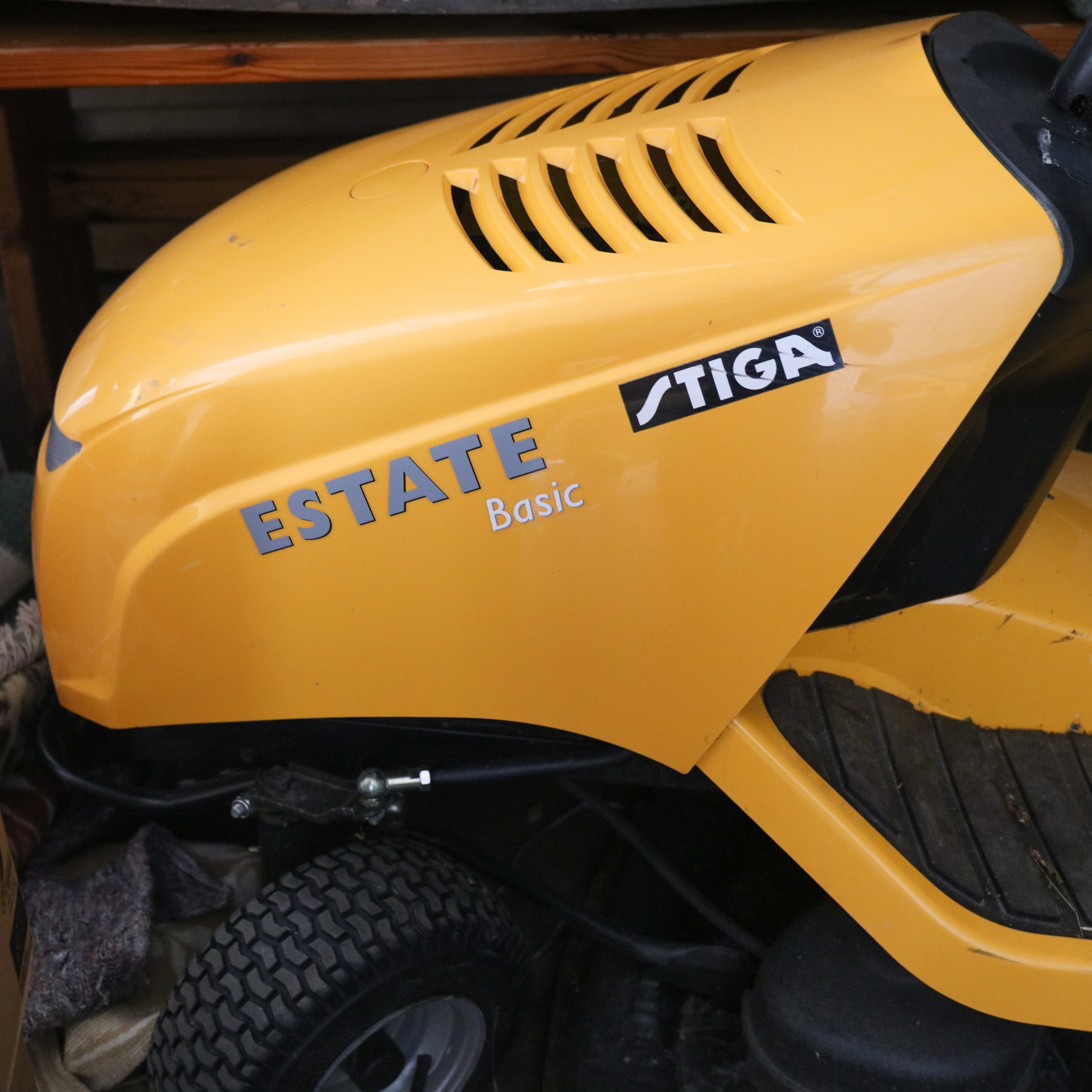 Images for 2307715. RIDING LAWN MOWERS, Stiga, Estate, Basic. - Auctionet