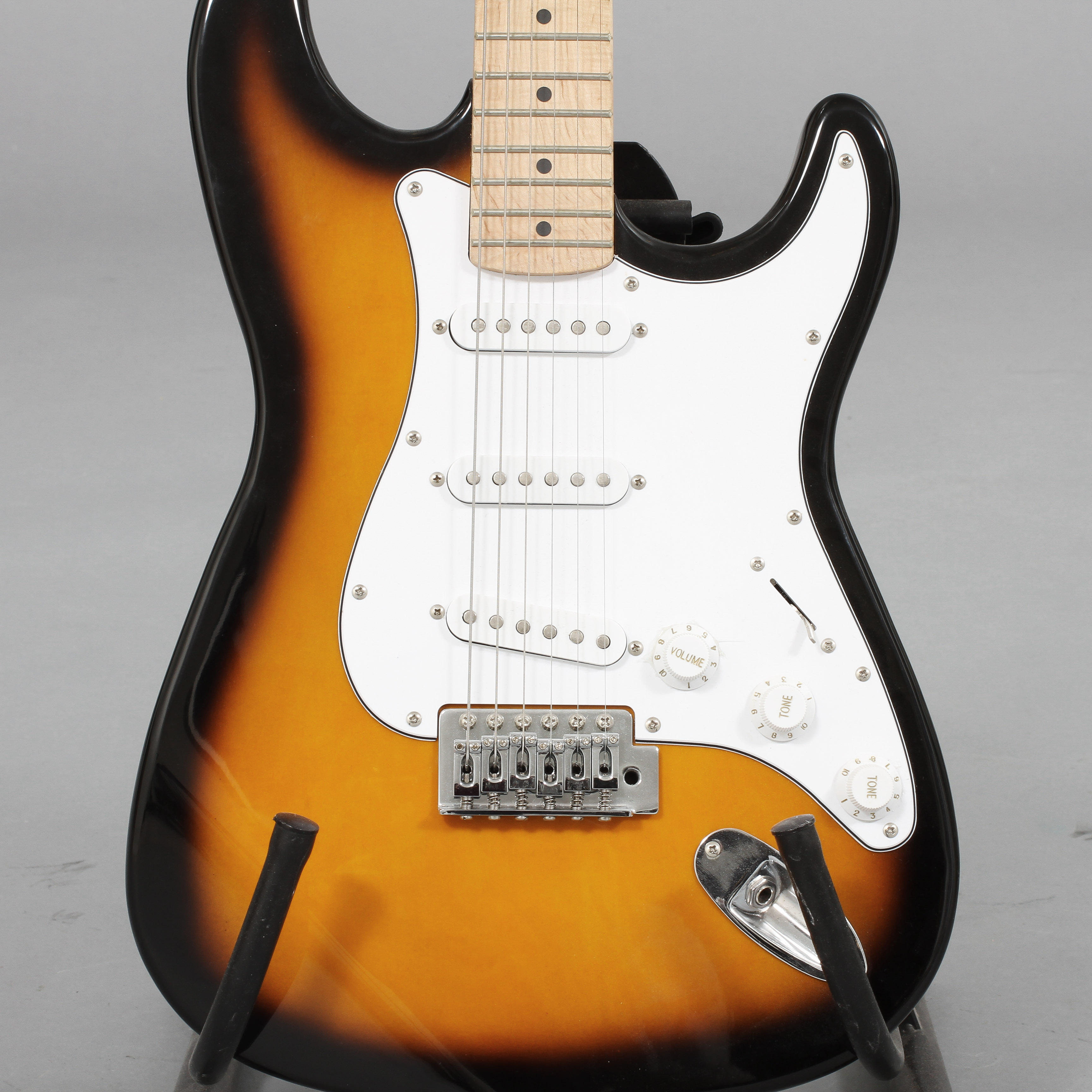 Images for 231535. ELGITARR, No. 1 Guitar. - Auctionet