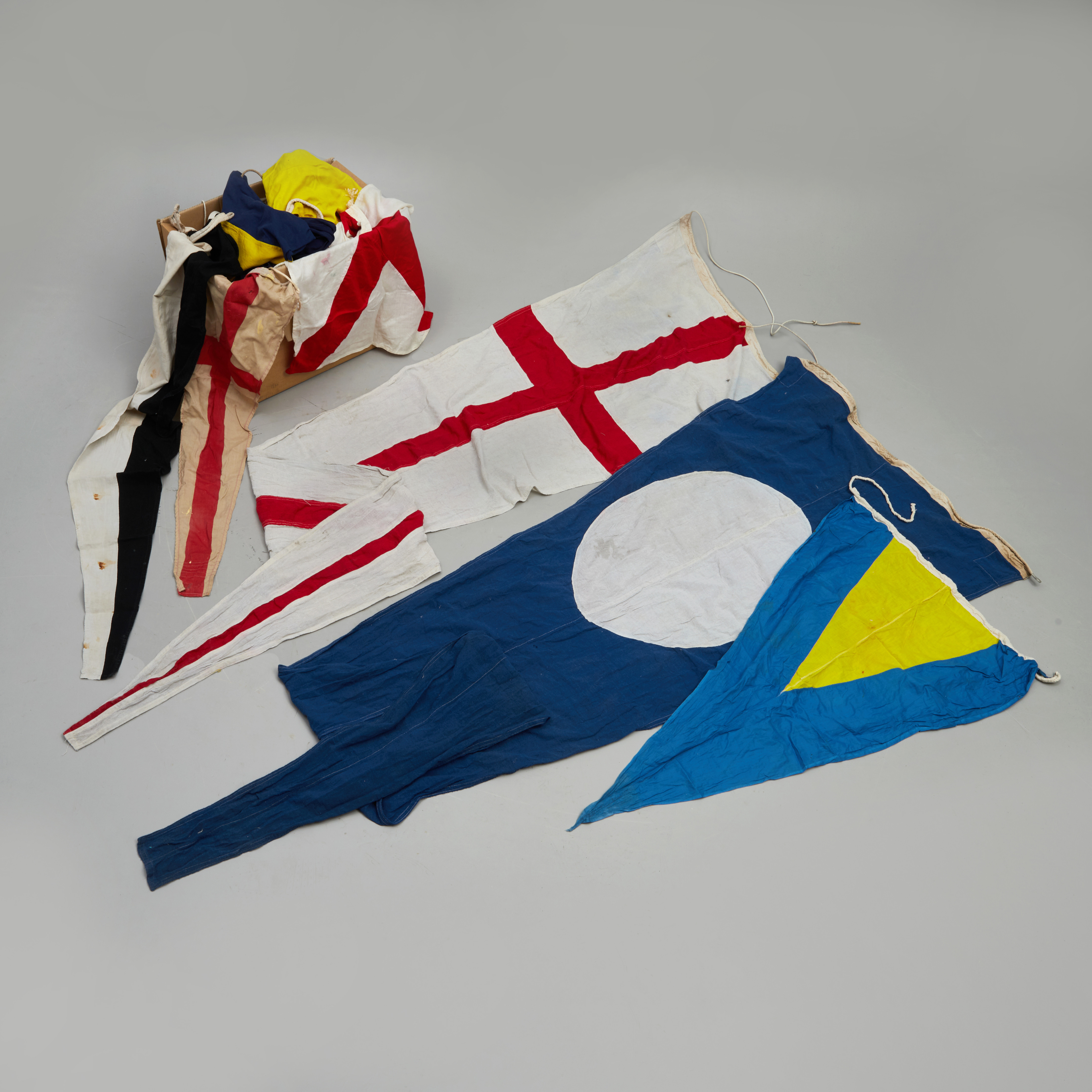 SAMLING SIGNALFLAGGOR, 25 st. Samlarföremål - Teknika & Nautika - Auctionet