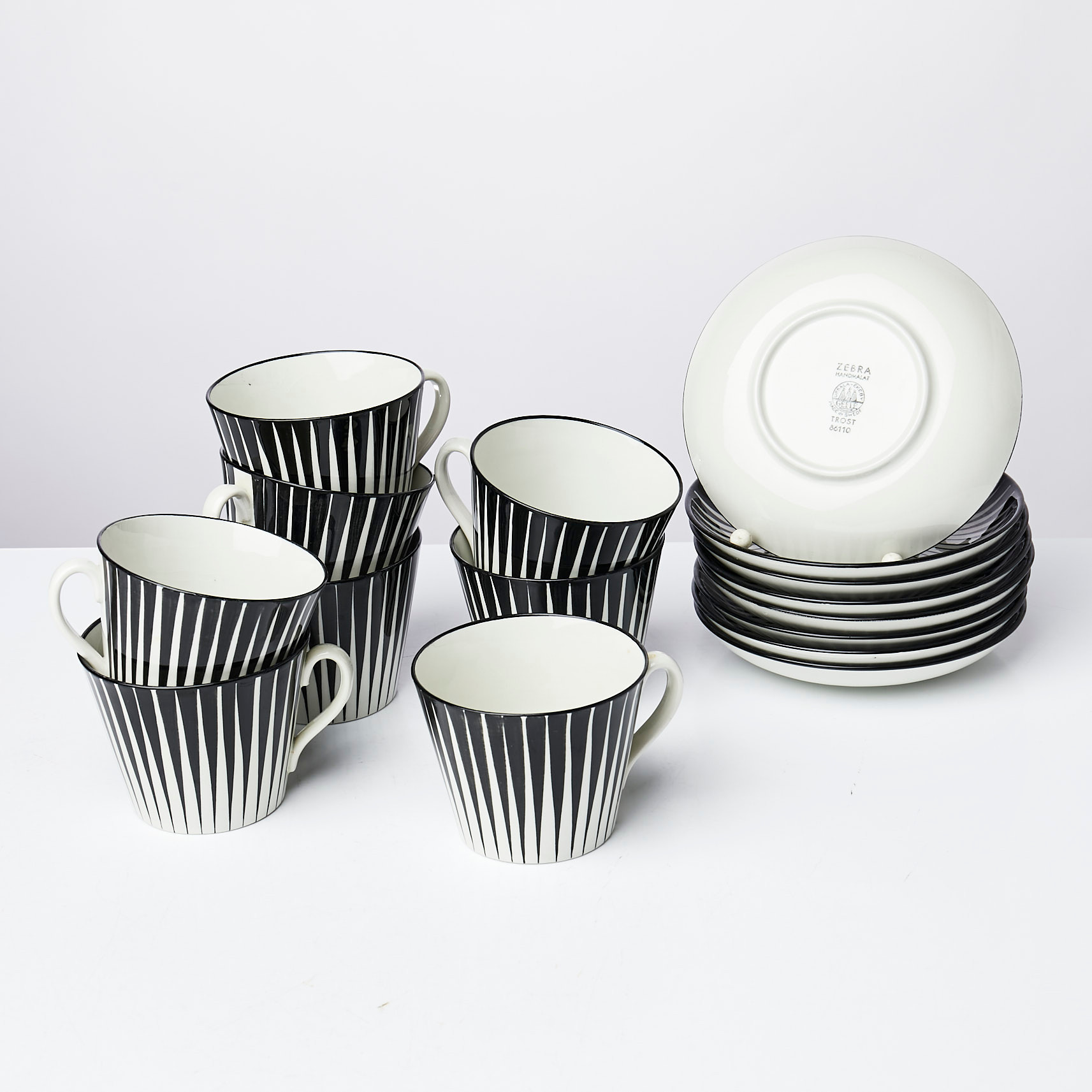 Bilder för 2330628. EUGEN TROST, "Zebra" (1955-1967), tekoppar med fat ...