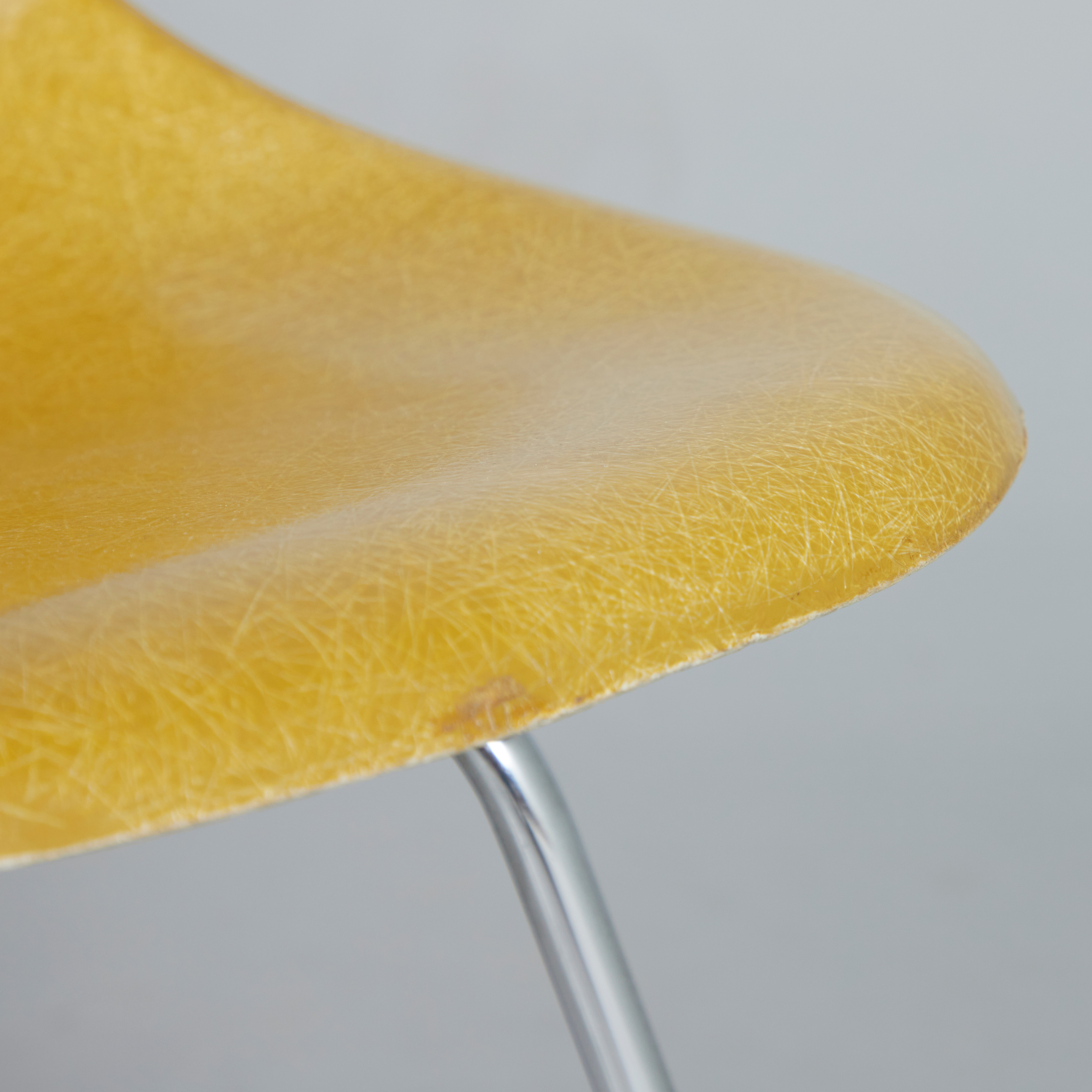 Bilder för 2331508. CHARLES UND RAY EAMES. Herman Miller, matstol ...