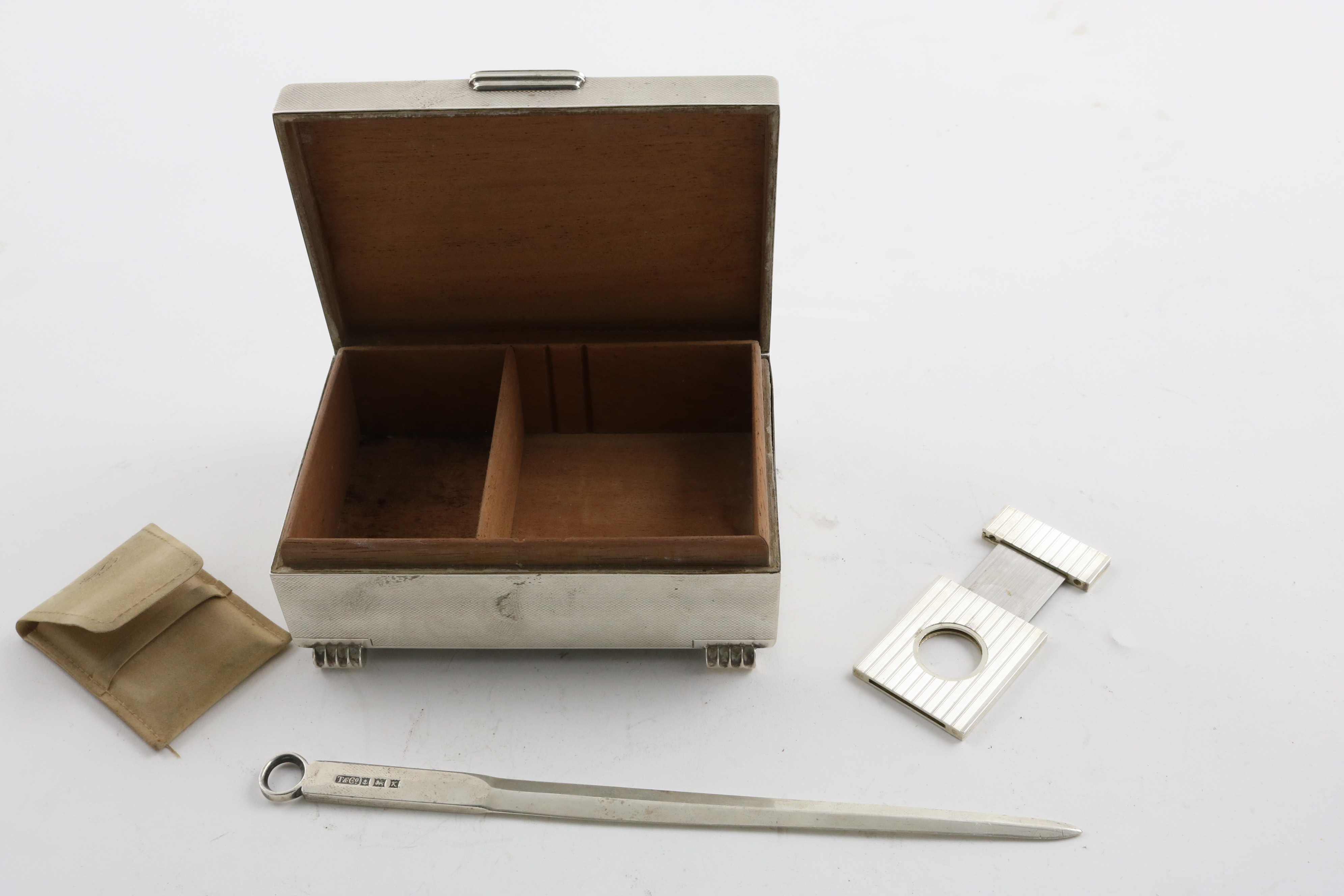 Images for 2332500. AN ELIZABETH II LETTER OPENER. - Auctionet