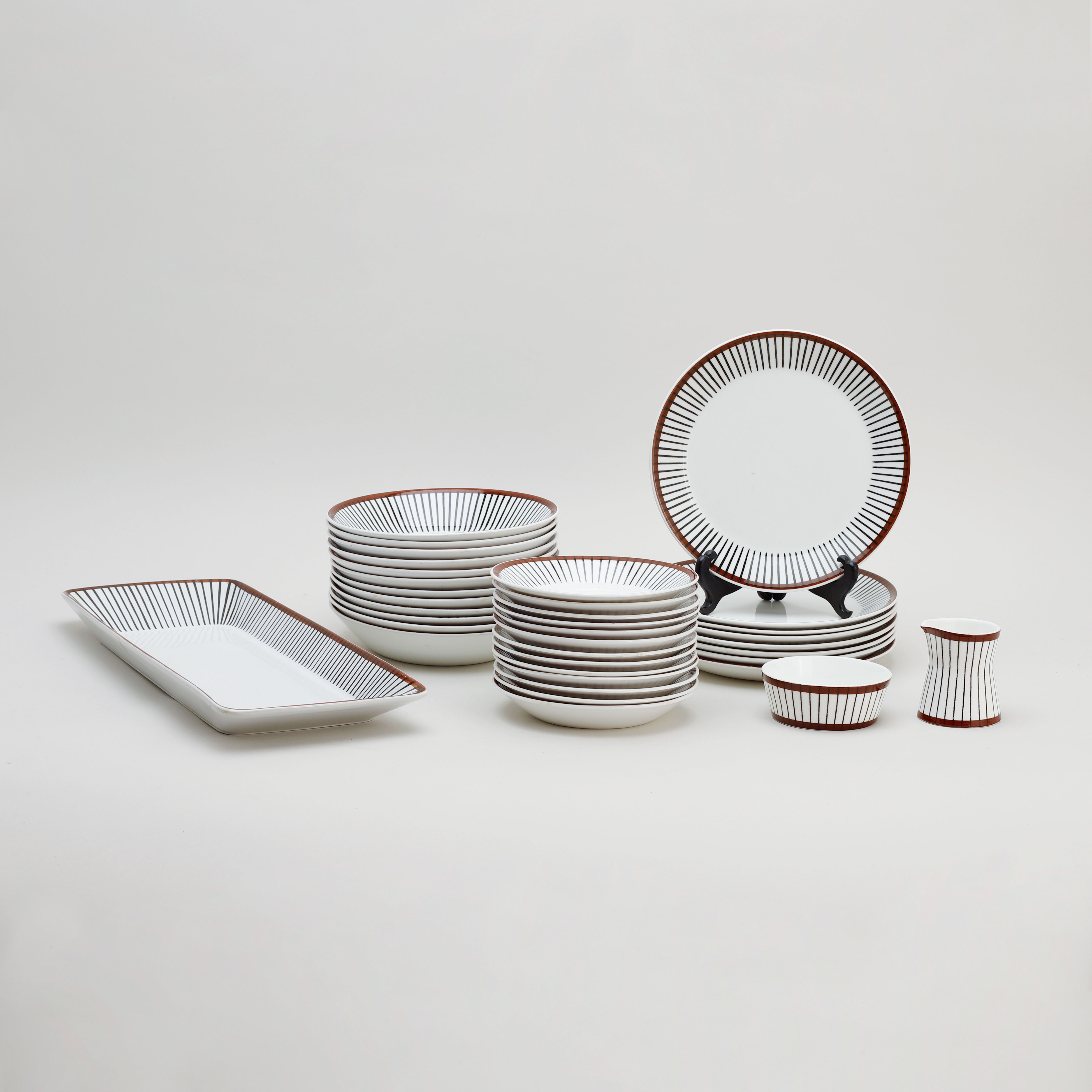 Images for 2337264. STIG LINDBERG. Tableware, 36 pieces, porcelain ...