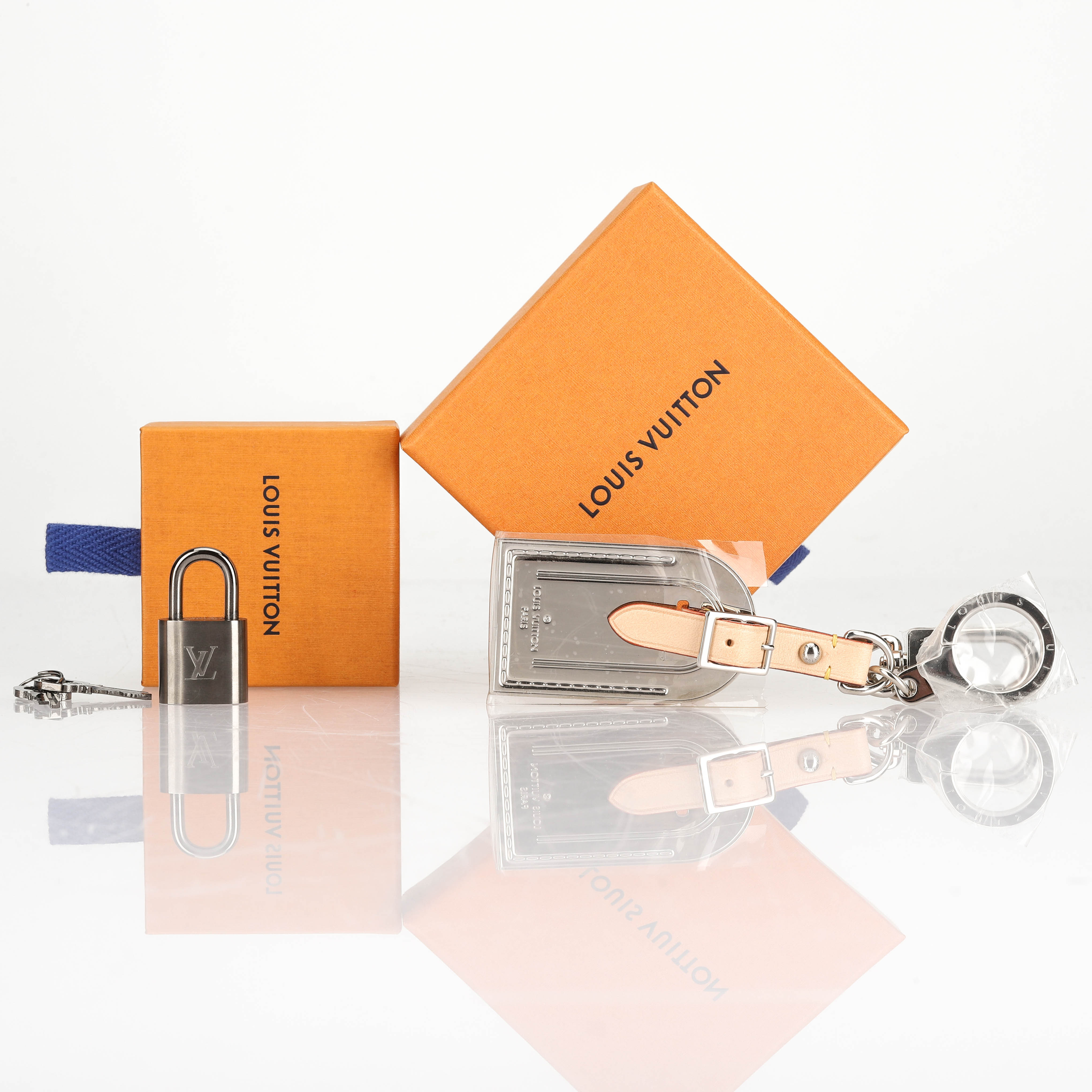 Images for 2339069. LOUIS VUITTON, Edition Vogue, Padlock and Keyring ...