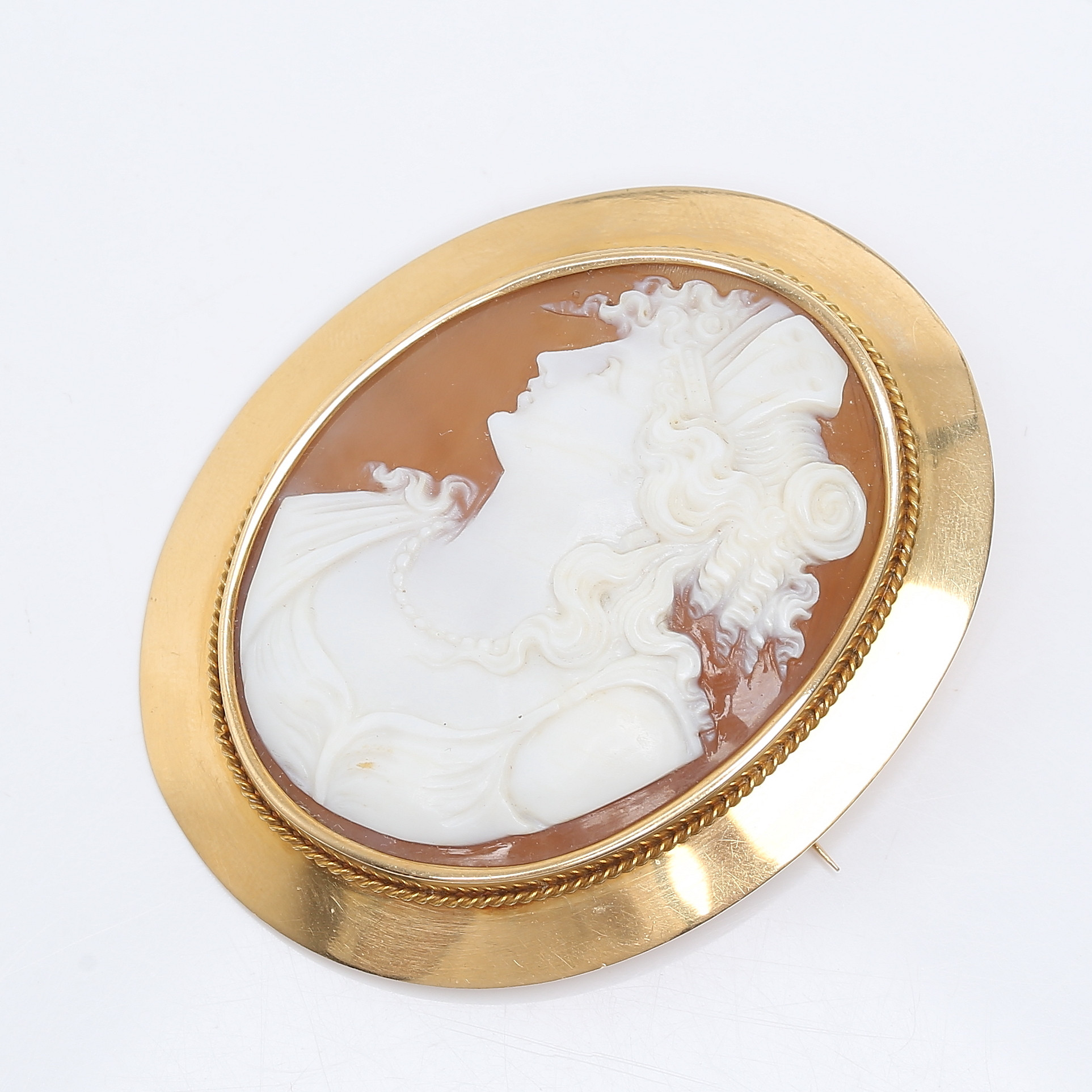 Images for 2343084. BROOCH, 18k gold with seashell cameo, indistinct ...