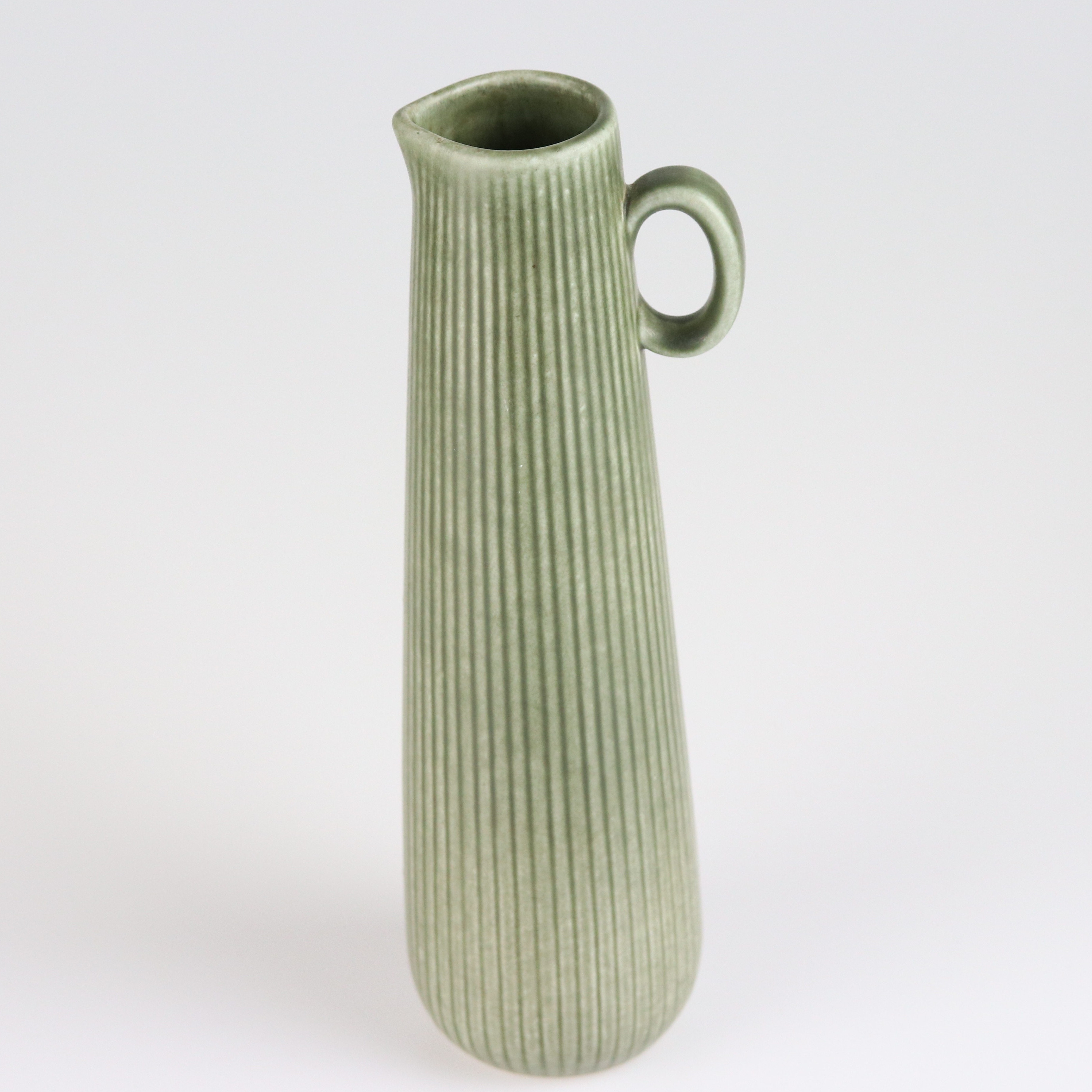 Bilder zu 2351605. GUNNAR NYLUND. Krug "Ritzi", Steinzeug, Rörstrand, 2 ...