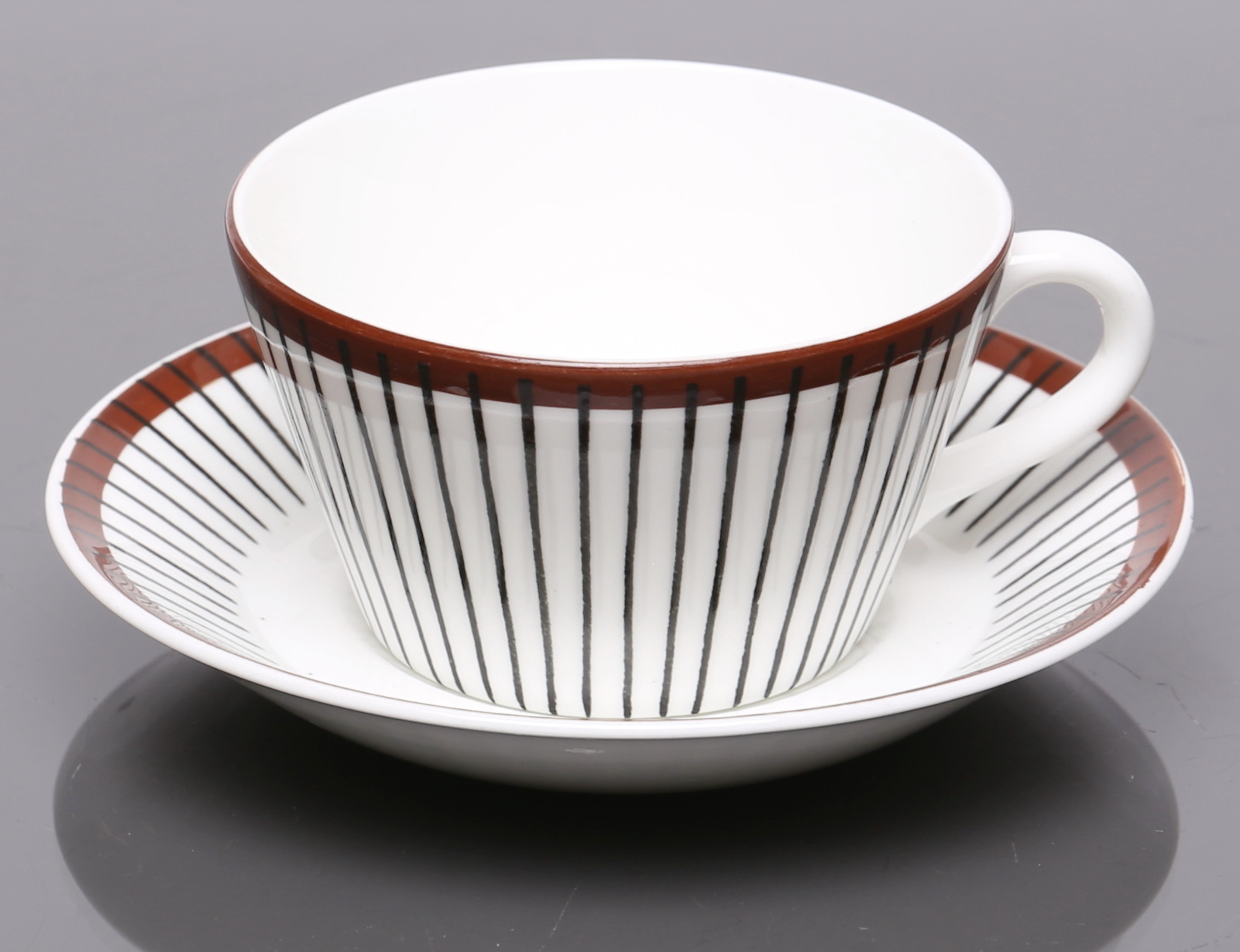 Images for 2355001. STIG LINDBERG. Tea cups, 3 pcs with saucer, "Spisa ...