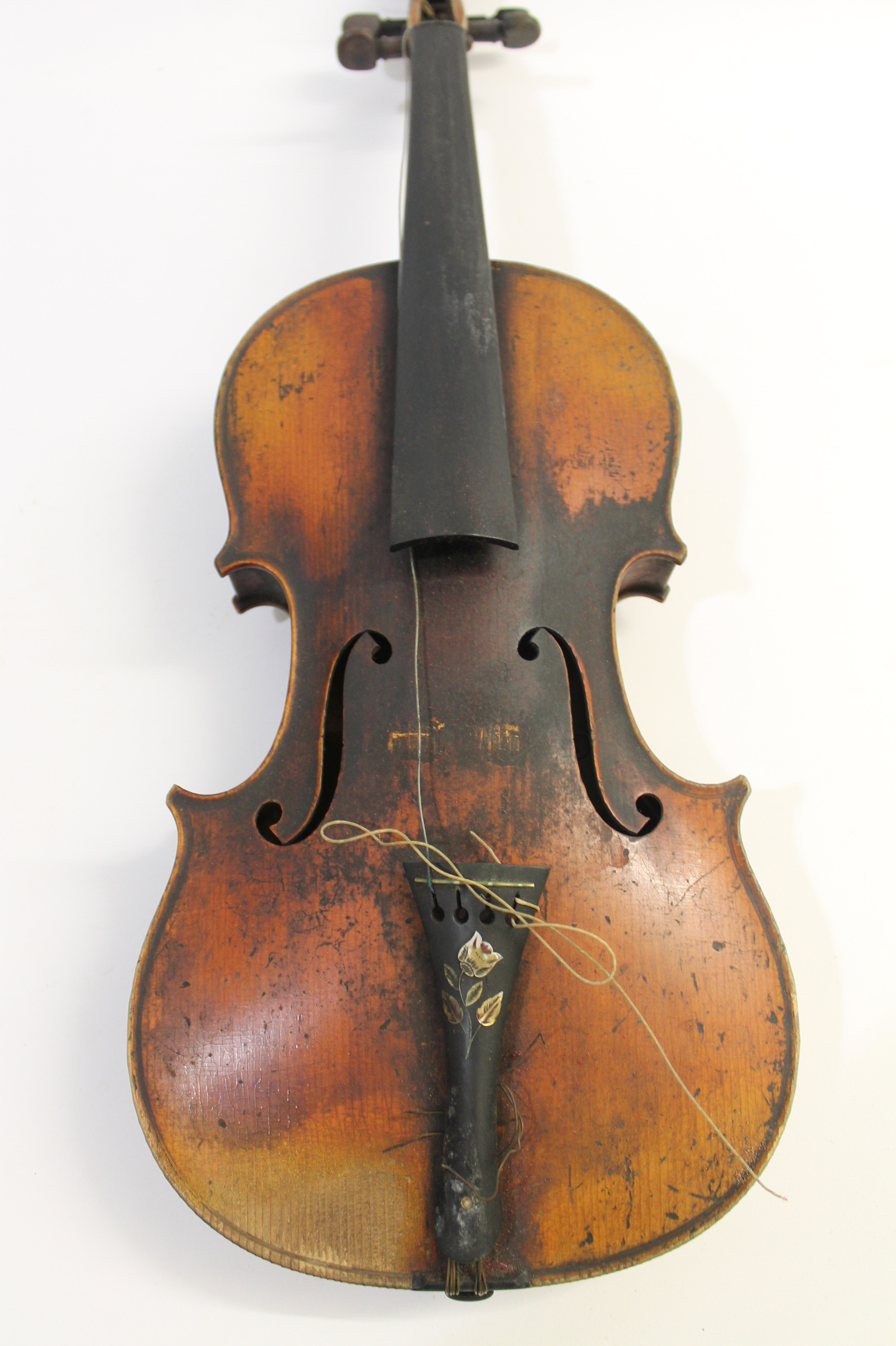 ANTIK FIOL & ROSETT. Samlarföremål - Musikinstrument - Auctionet