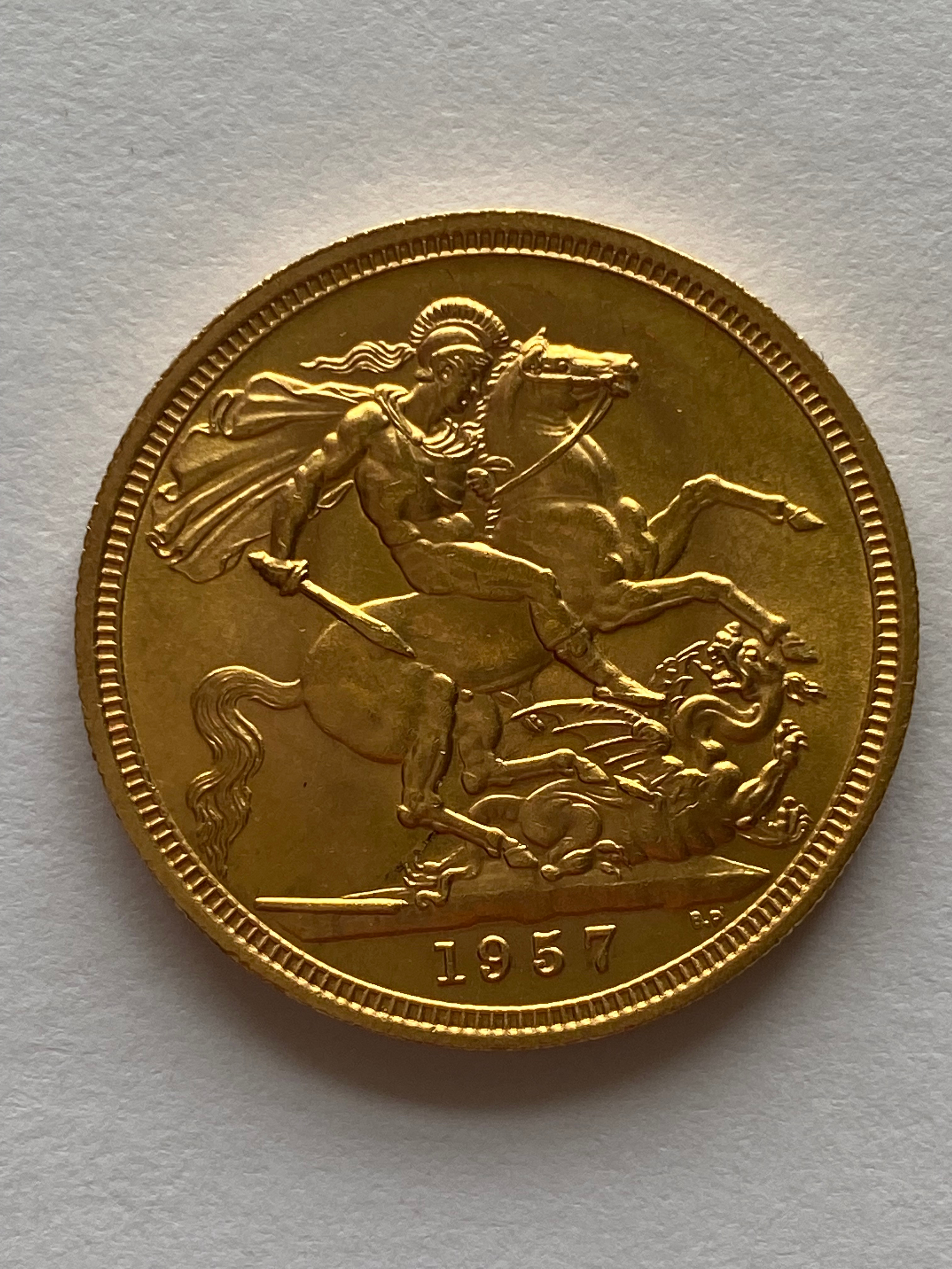 Images for 2370526. AN ELIZABETH II SOVEREIGN, 1957. - Auctionet