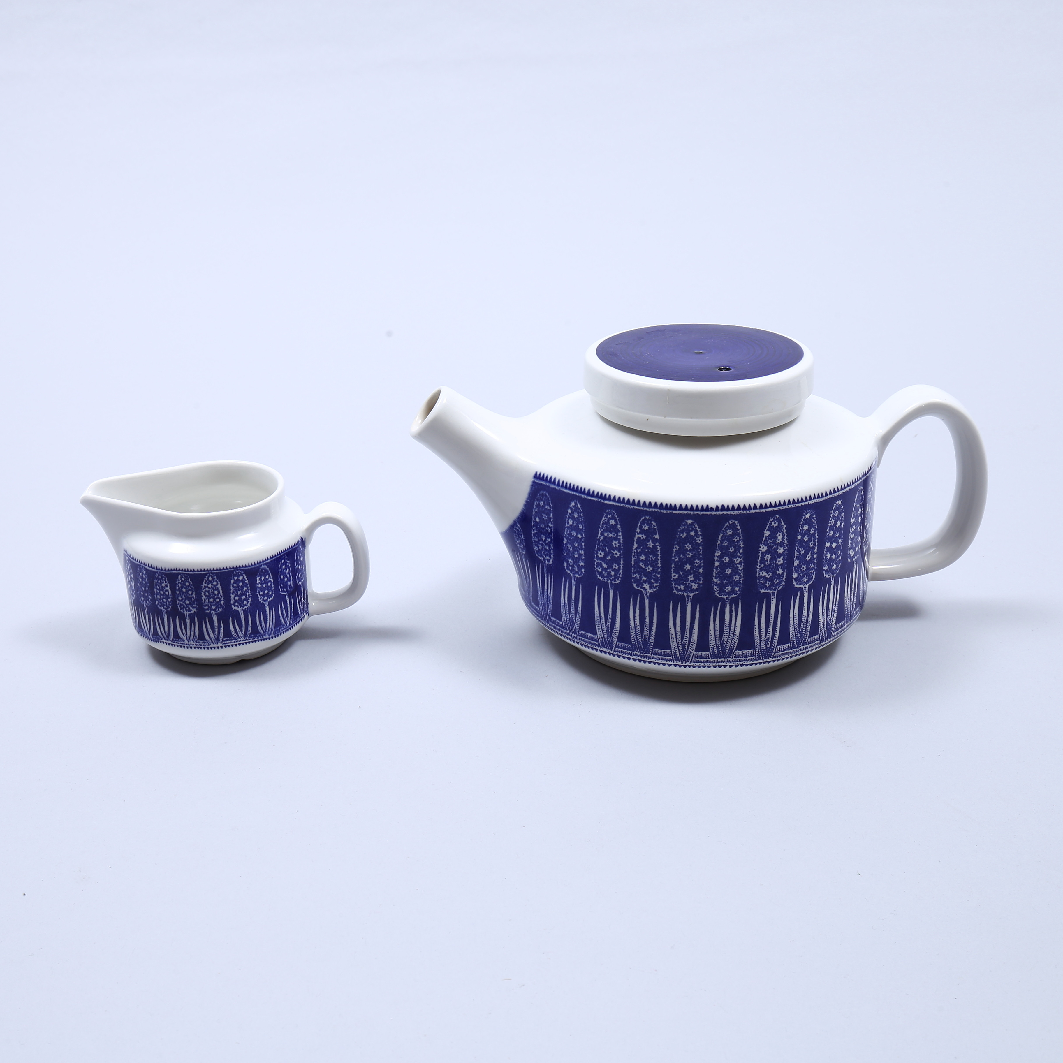 Images for 2370945. ARTHUR PERCY. Tea set, 22 pieces, Gefle porcelain ...