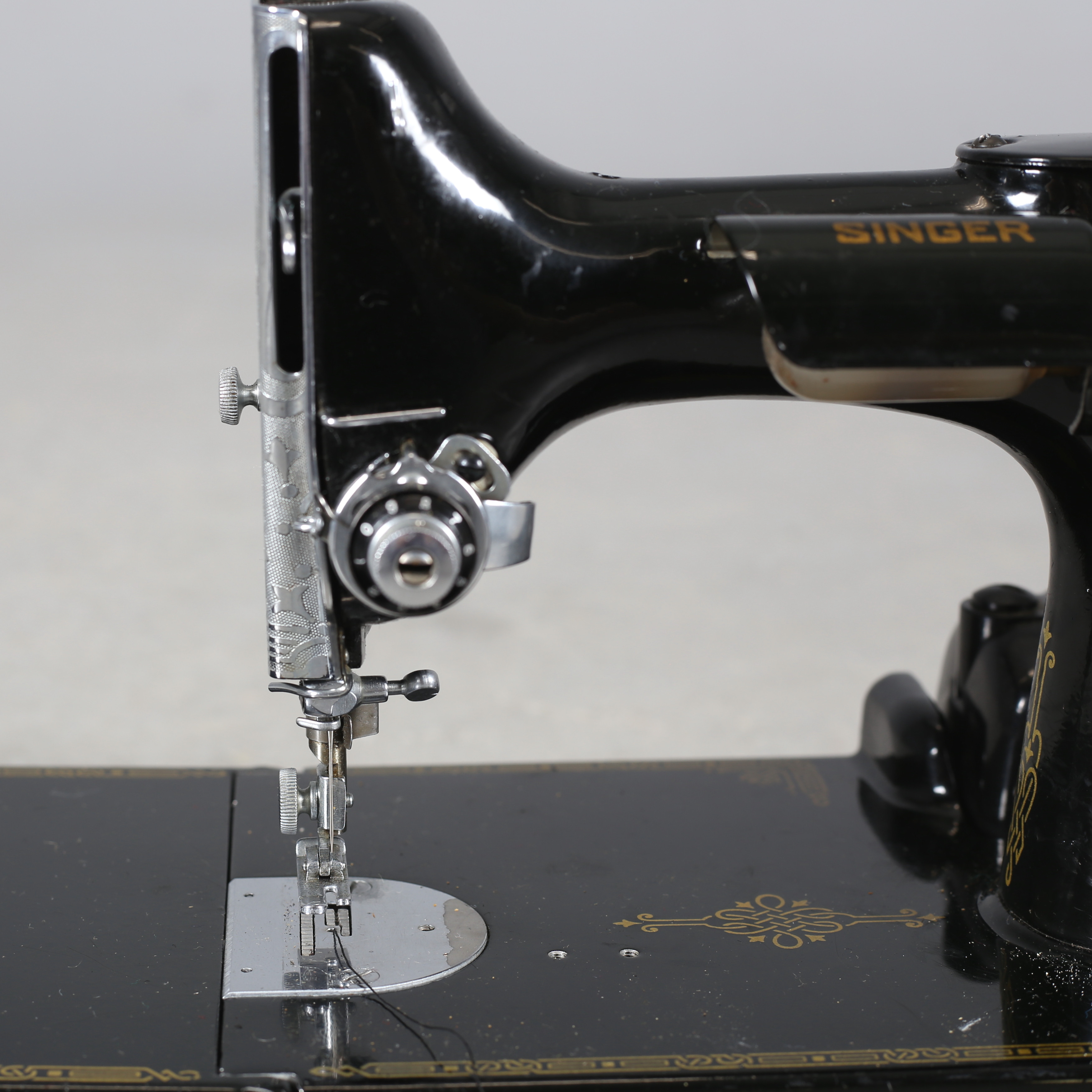 Images for 2378839. SEWING MACHINE, Singer class 201K, Family sewing ...