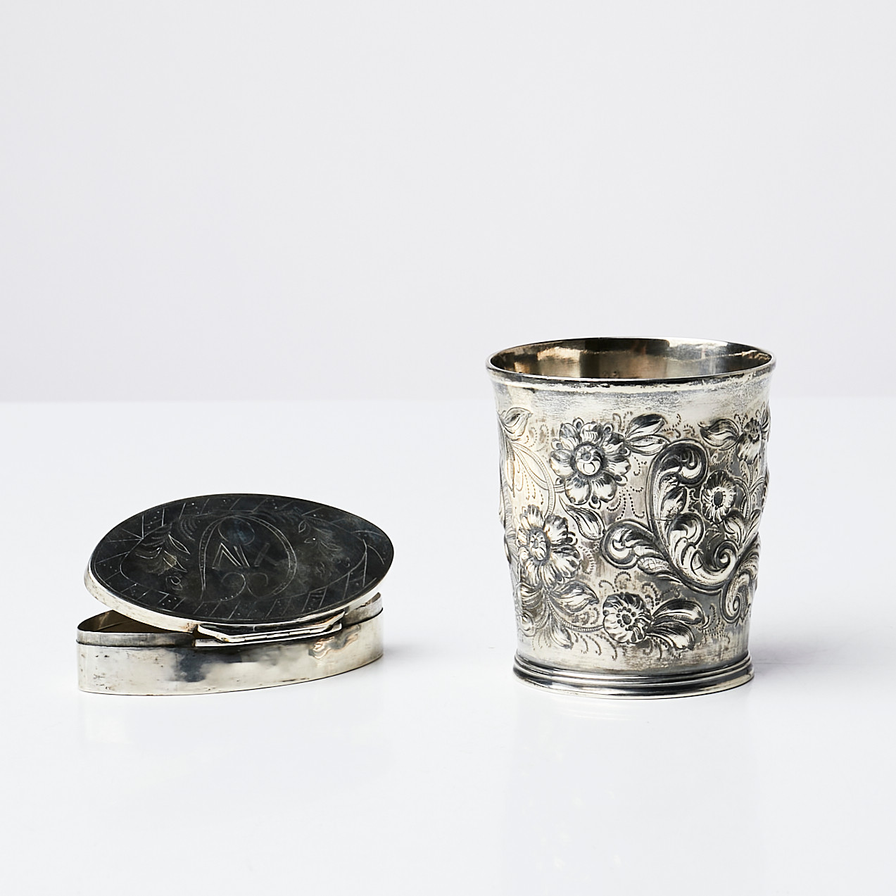 Images for 2381510. SNUFF BOX and CUP, 2 dlr, silver, Lars Grubb ...