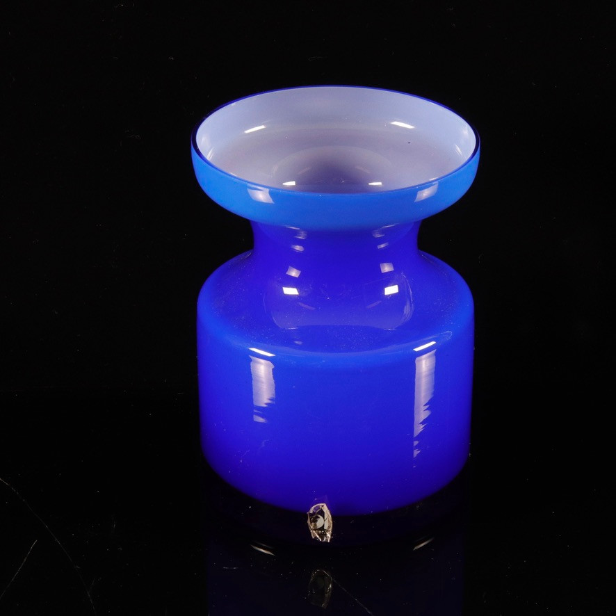 Images for 2392082. VAS, glass Po Ström, Alsterfors Glasbruk. - Auctionet