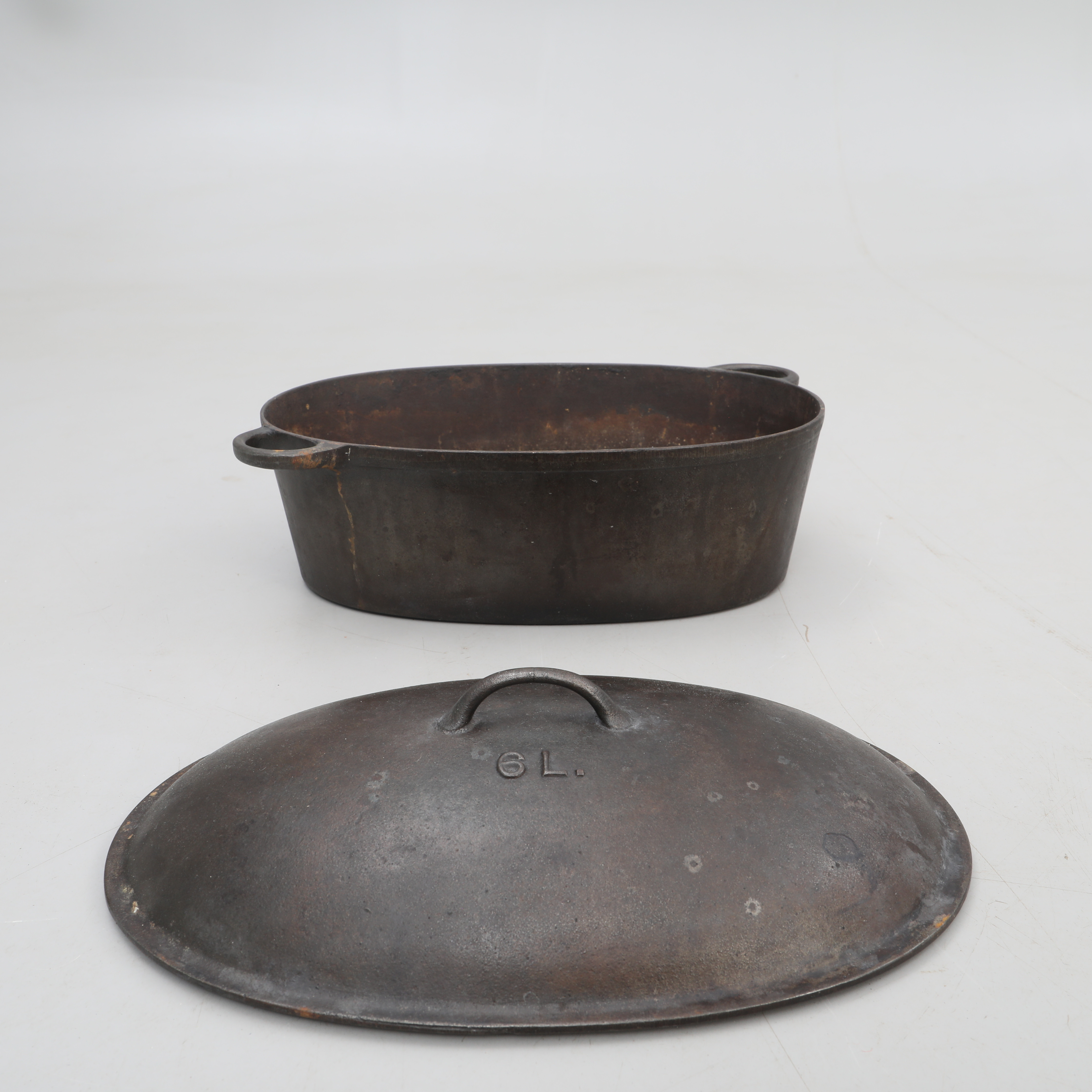 Images for 2392708. POT, cast iron, 6 litres, ABSO. - Auctionet