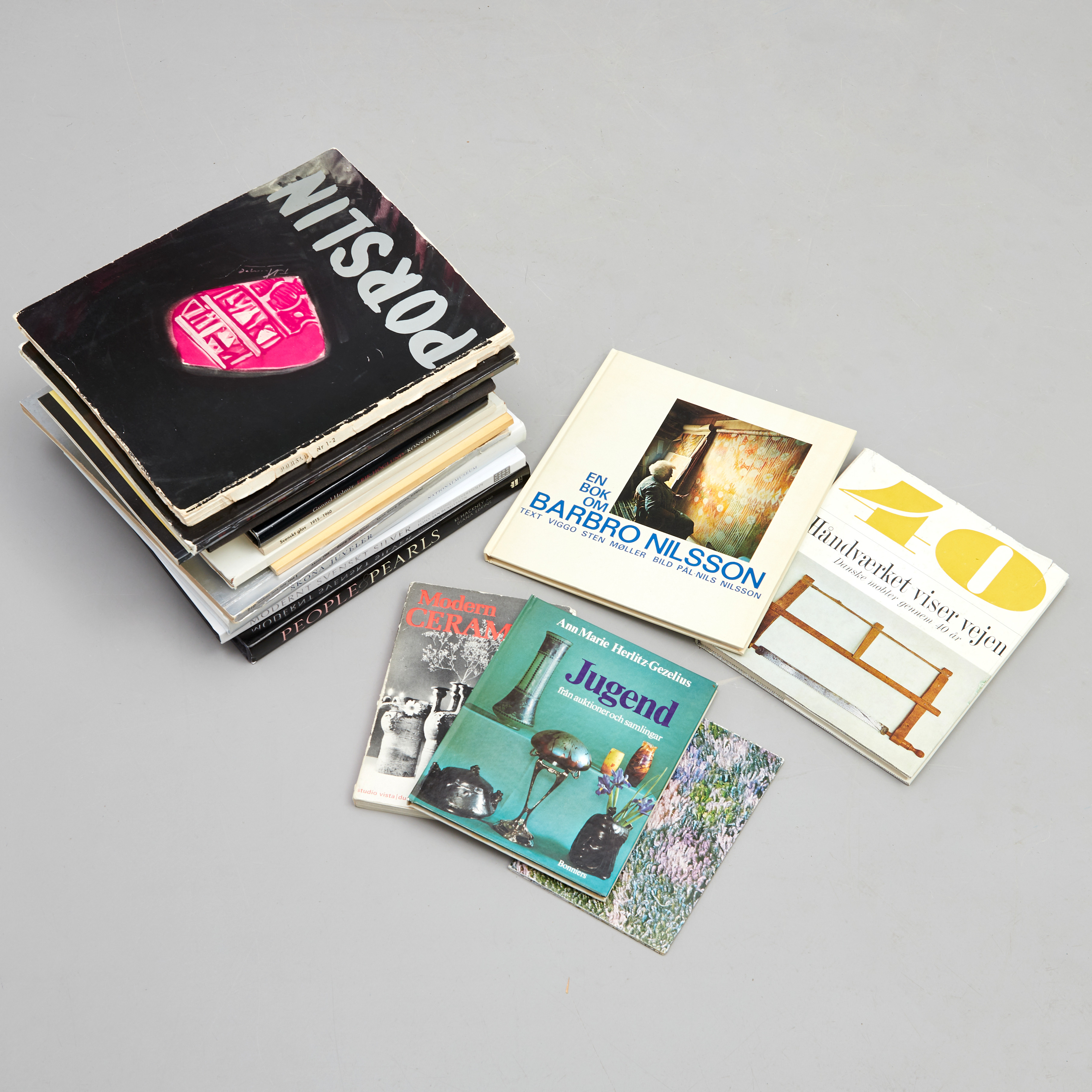 Images for 2394673. DESIGN, books and booklets, 17 pieces, among other ...