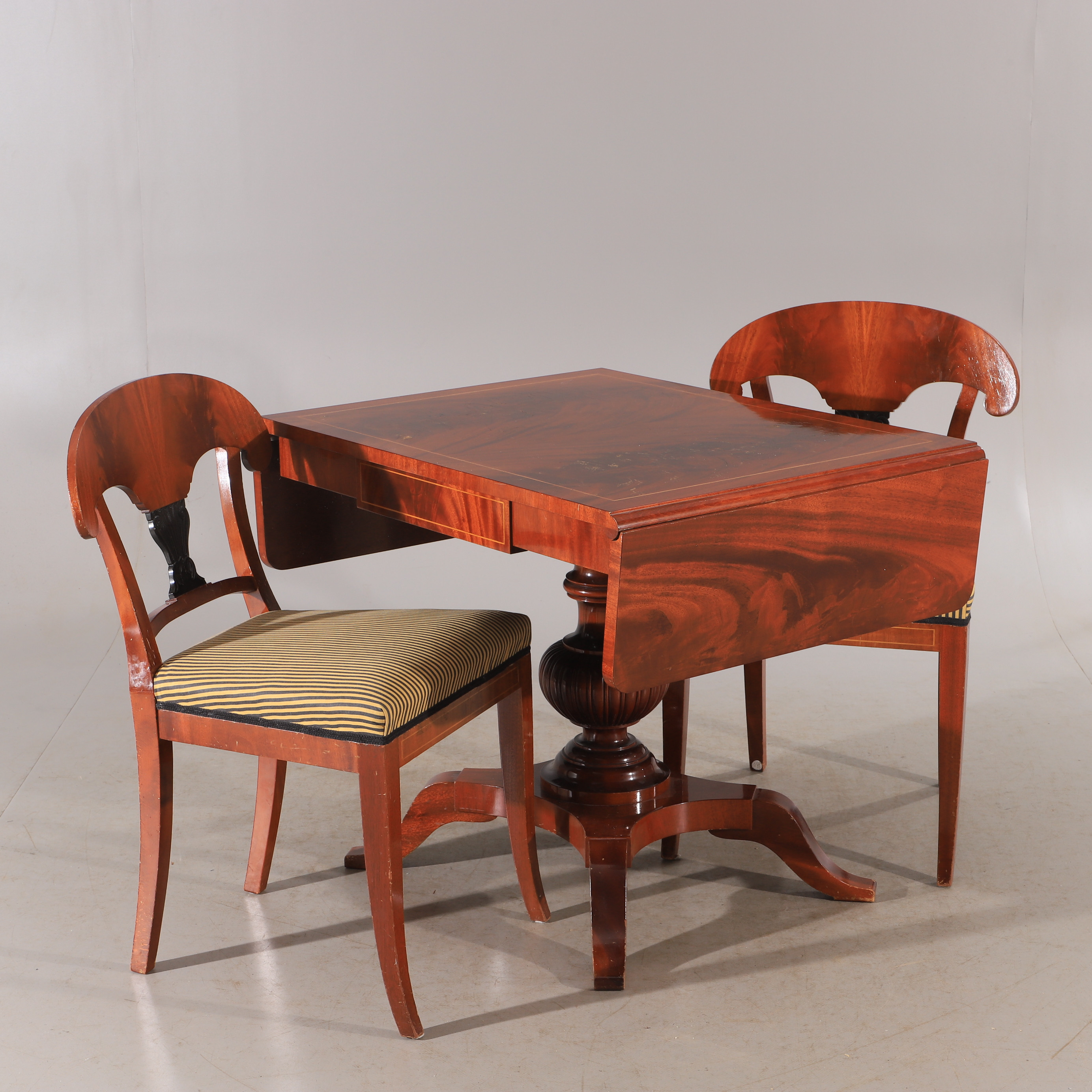 Bilder zu 2396656. SITZGRUPPE, 3-teilig, Mahagoni, Empire. - Auctionet