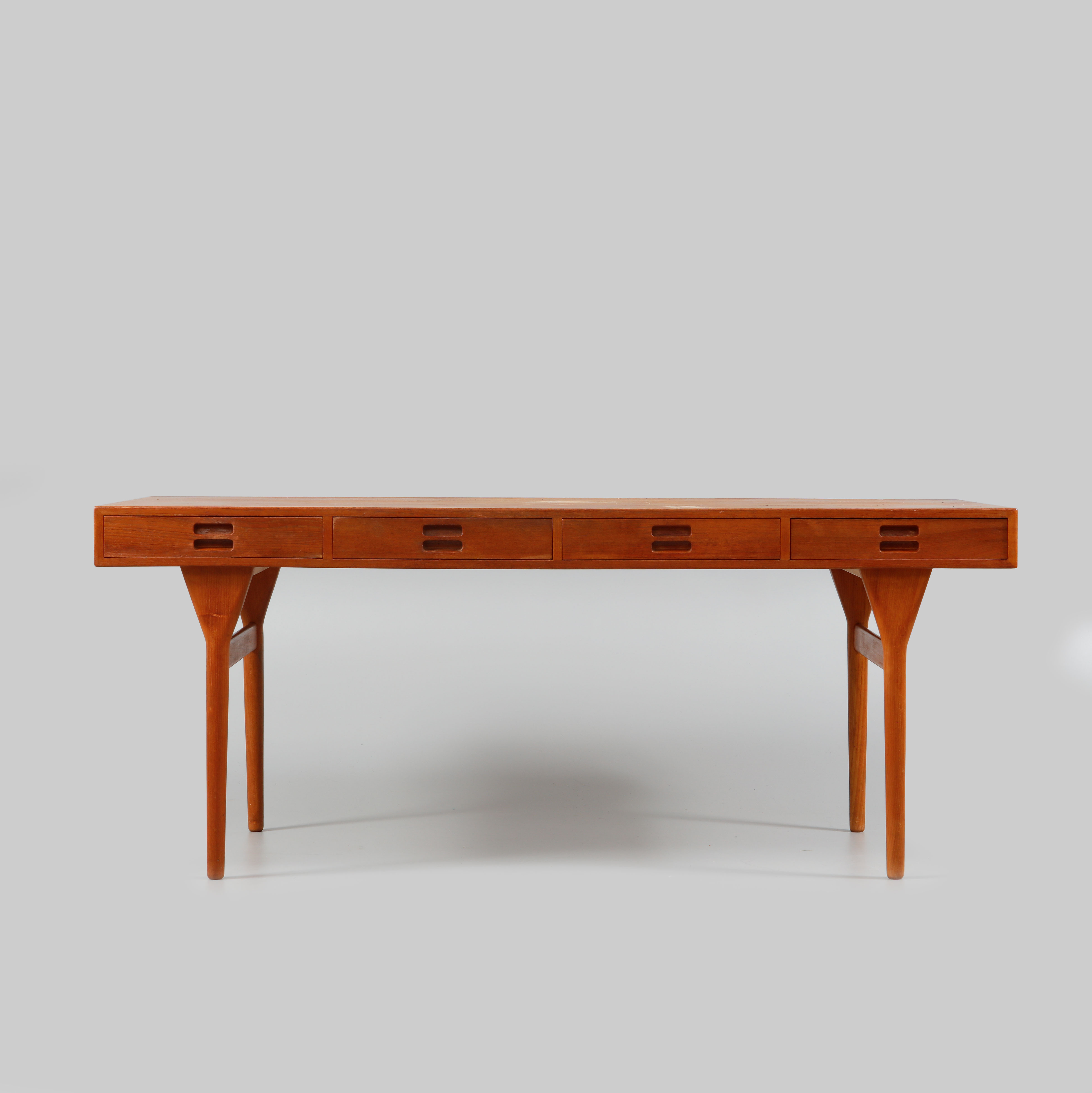 Bilder för 2397569. NANNA DITZEL. Skrivbord, för Søren Willadsen ...