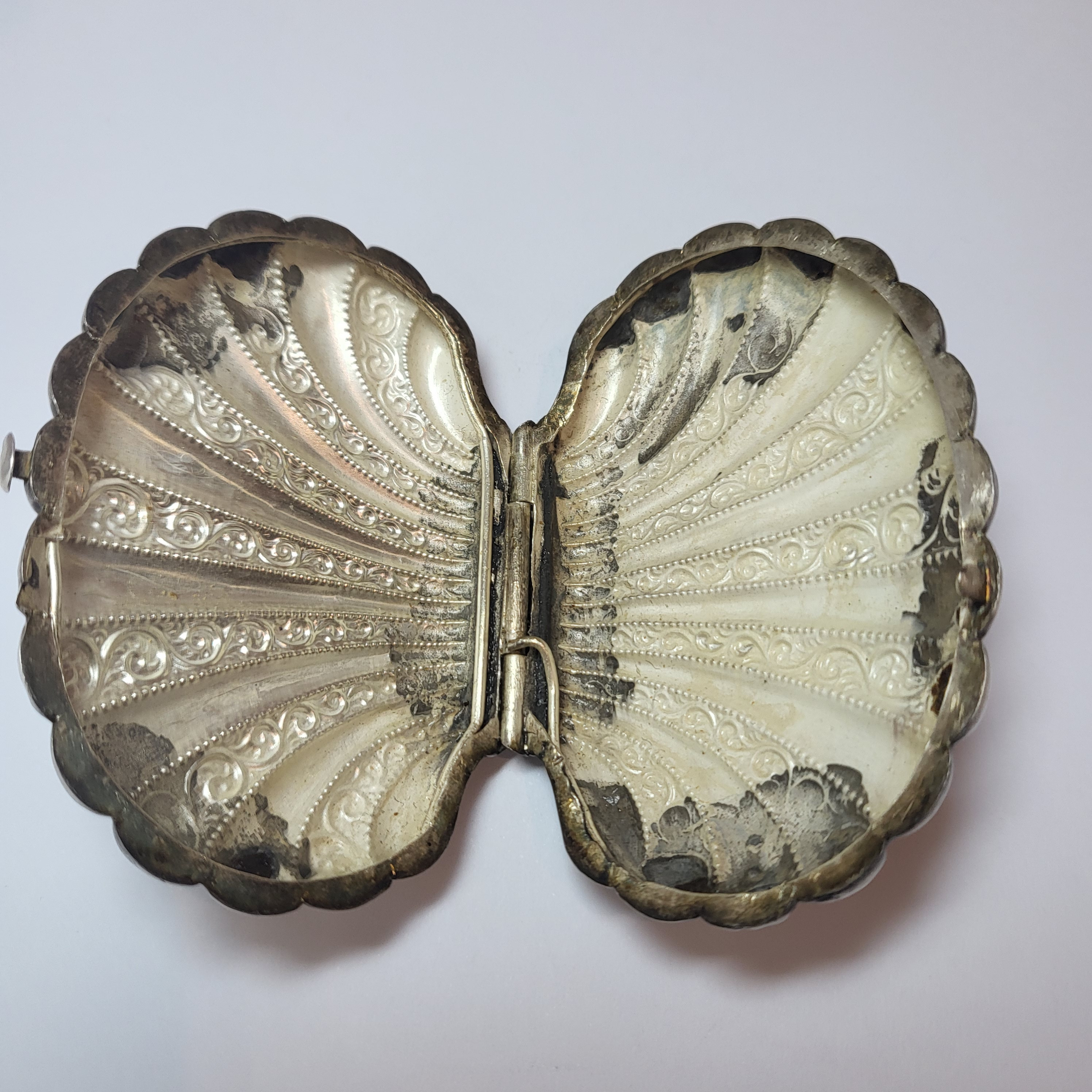 Images for 2398998. SHELL-SHAPED BOX WITH THE INSCRIPTION "SOUVENIR ...