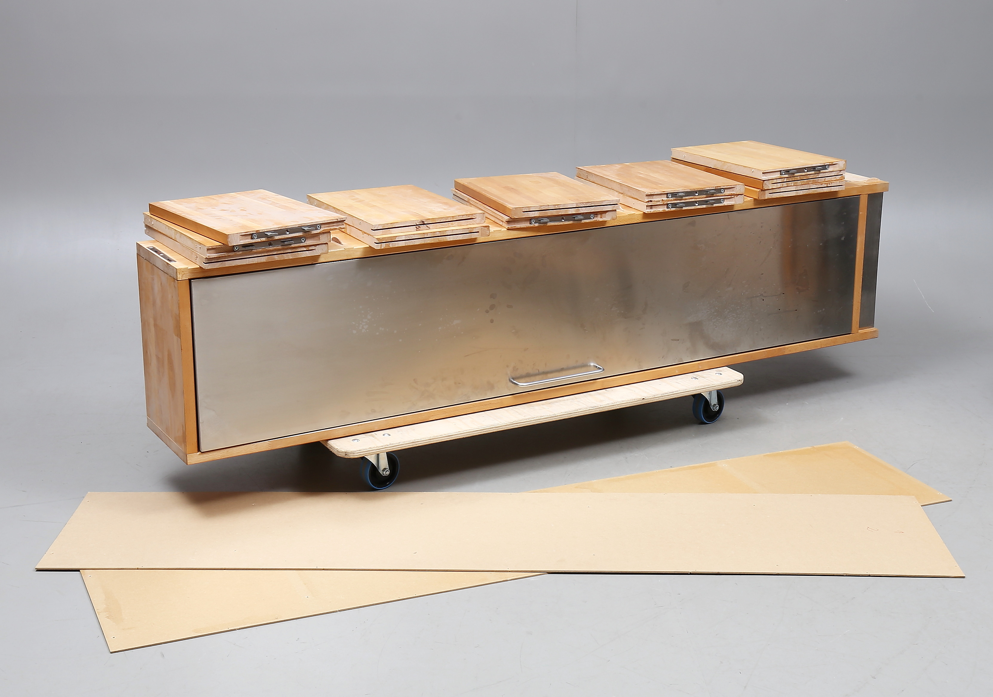 Bilder för 2416602. SKÅP-/HYLLSYSTEM, ek och stål, 2000-tal. - Auctionet