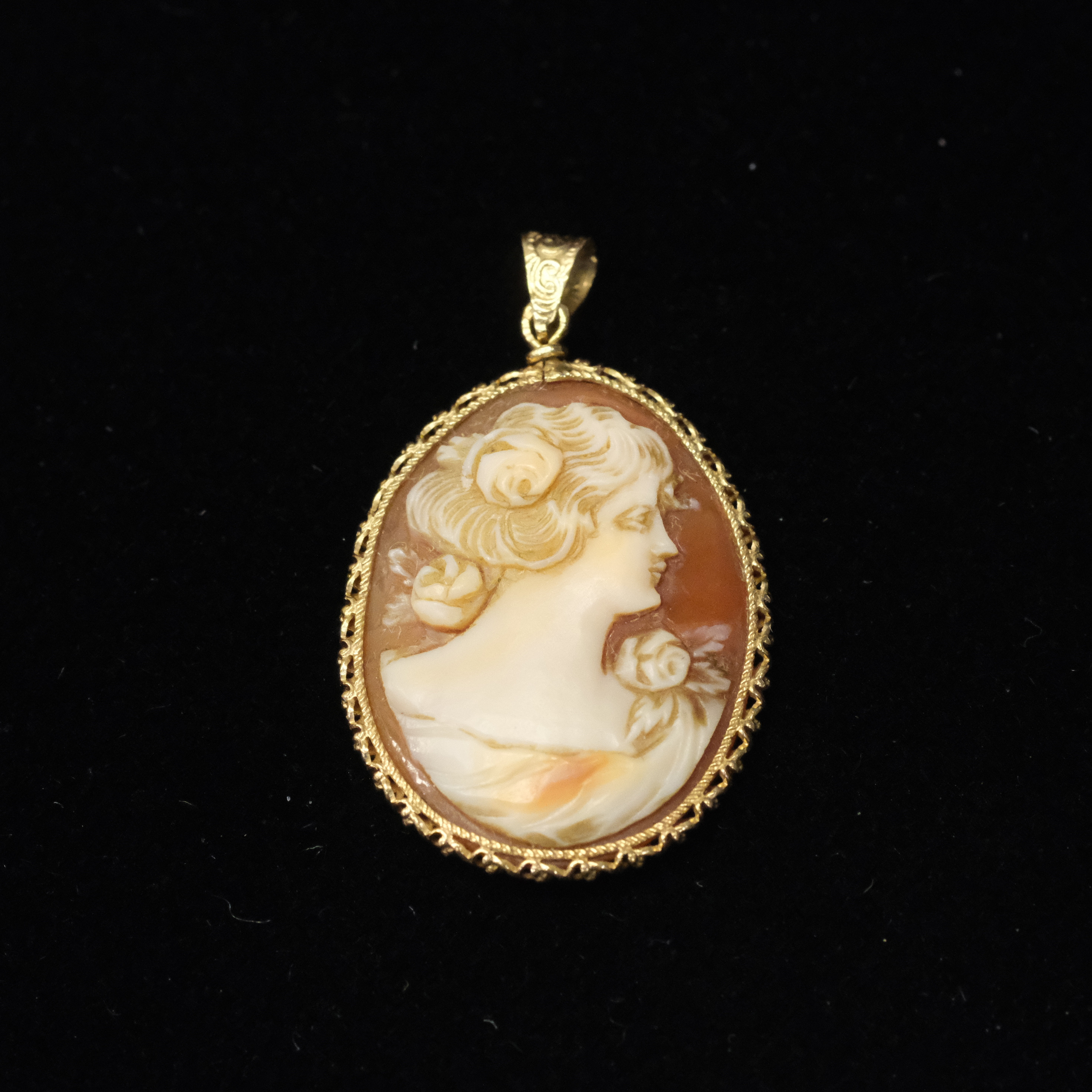 HÄNGE, 18K GULD MED CAMÉ. Smycken & Ädelstenar - Broscher & Hängen ...