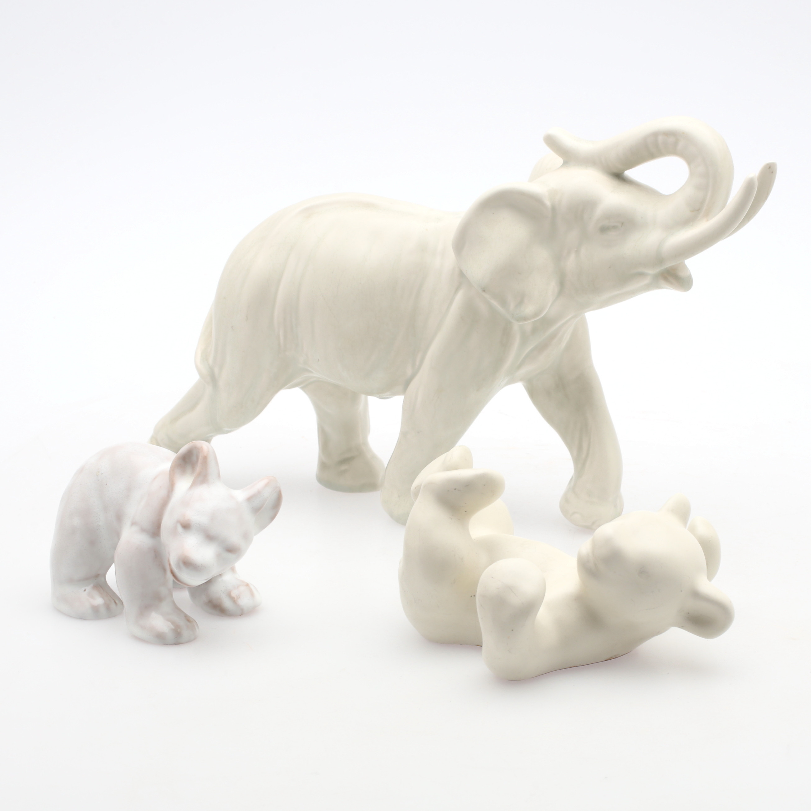 Images for 2418534. CERAMICS, 3 parts, glazed figures in the form of ...