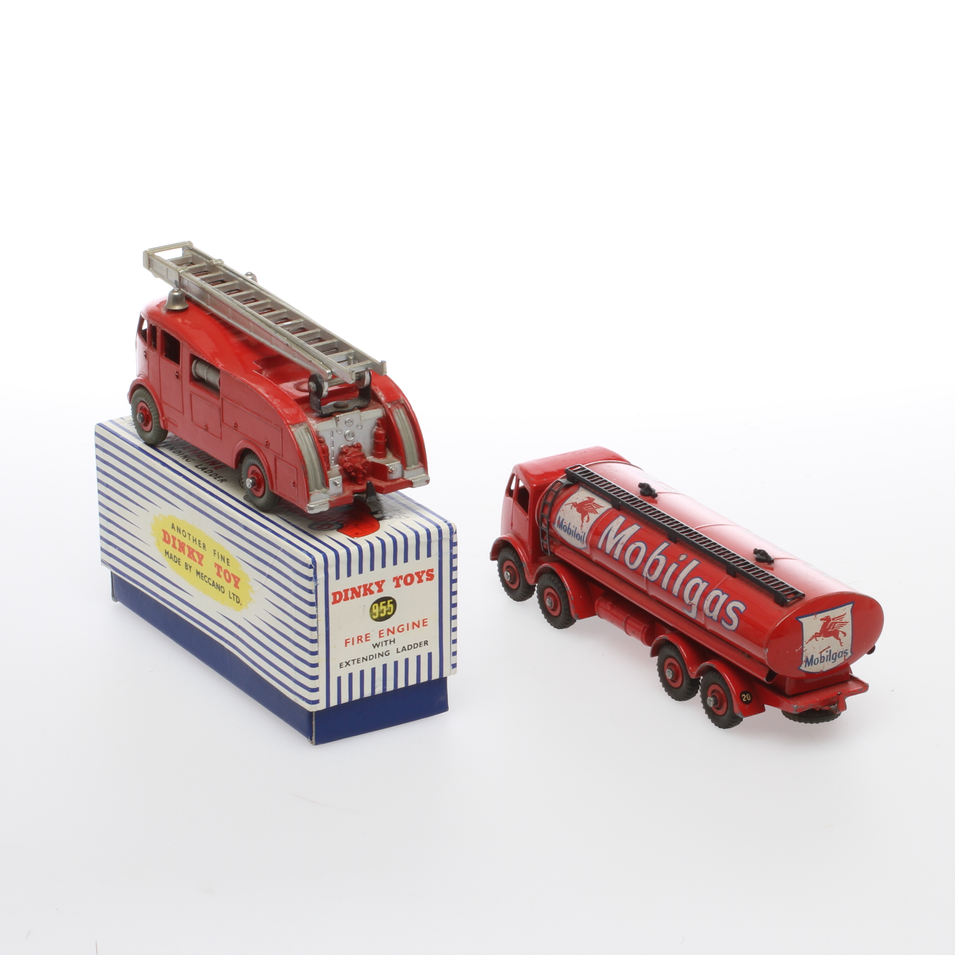 Images for 242442. DINKY TOYS Fire truck 955 and Tanker FODEN Mobile ...