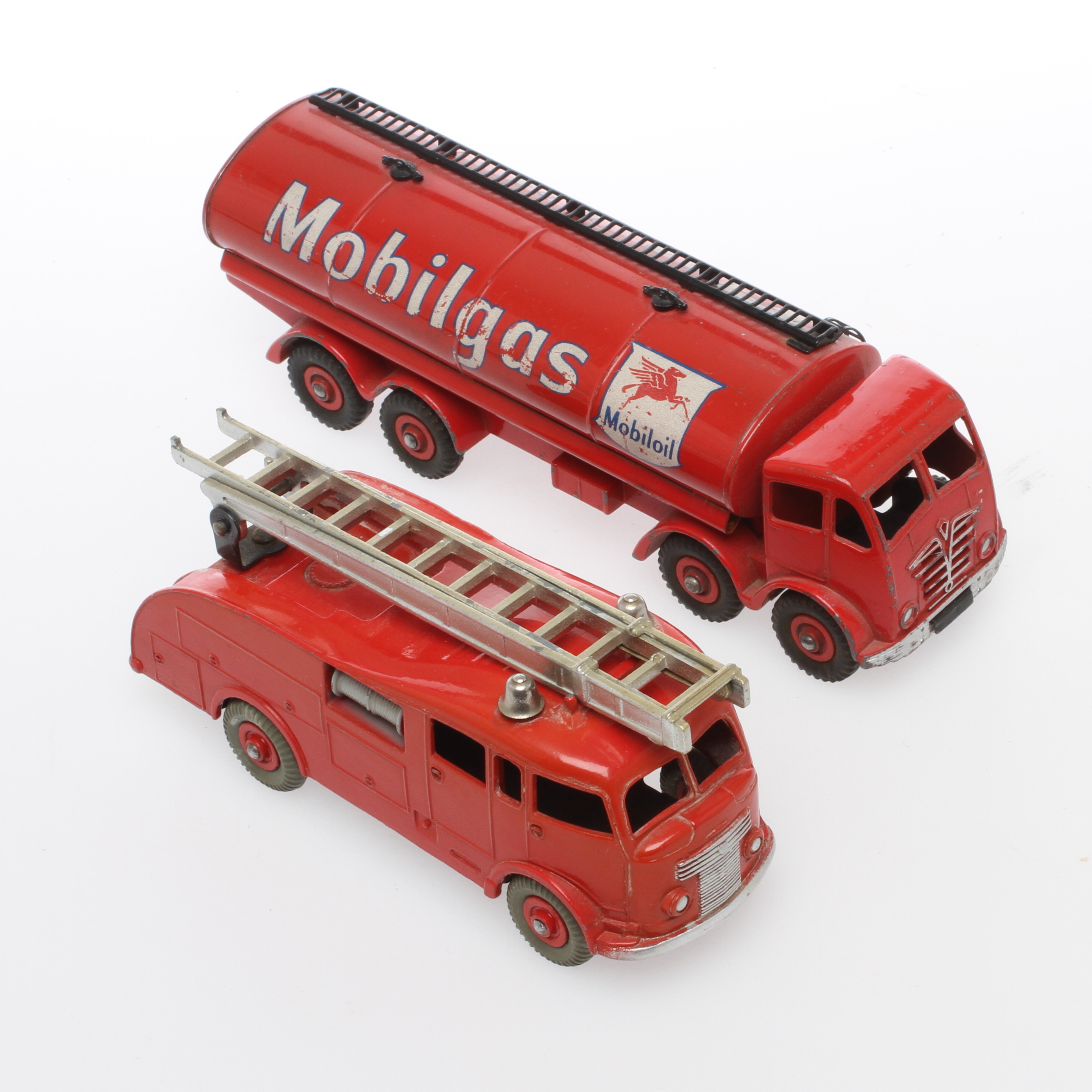 Images for 242442. DINKY TOYS Fire truck 955 and Tanker FODEN Mobile ...
