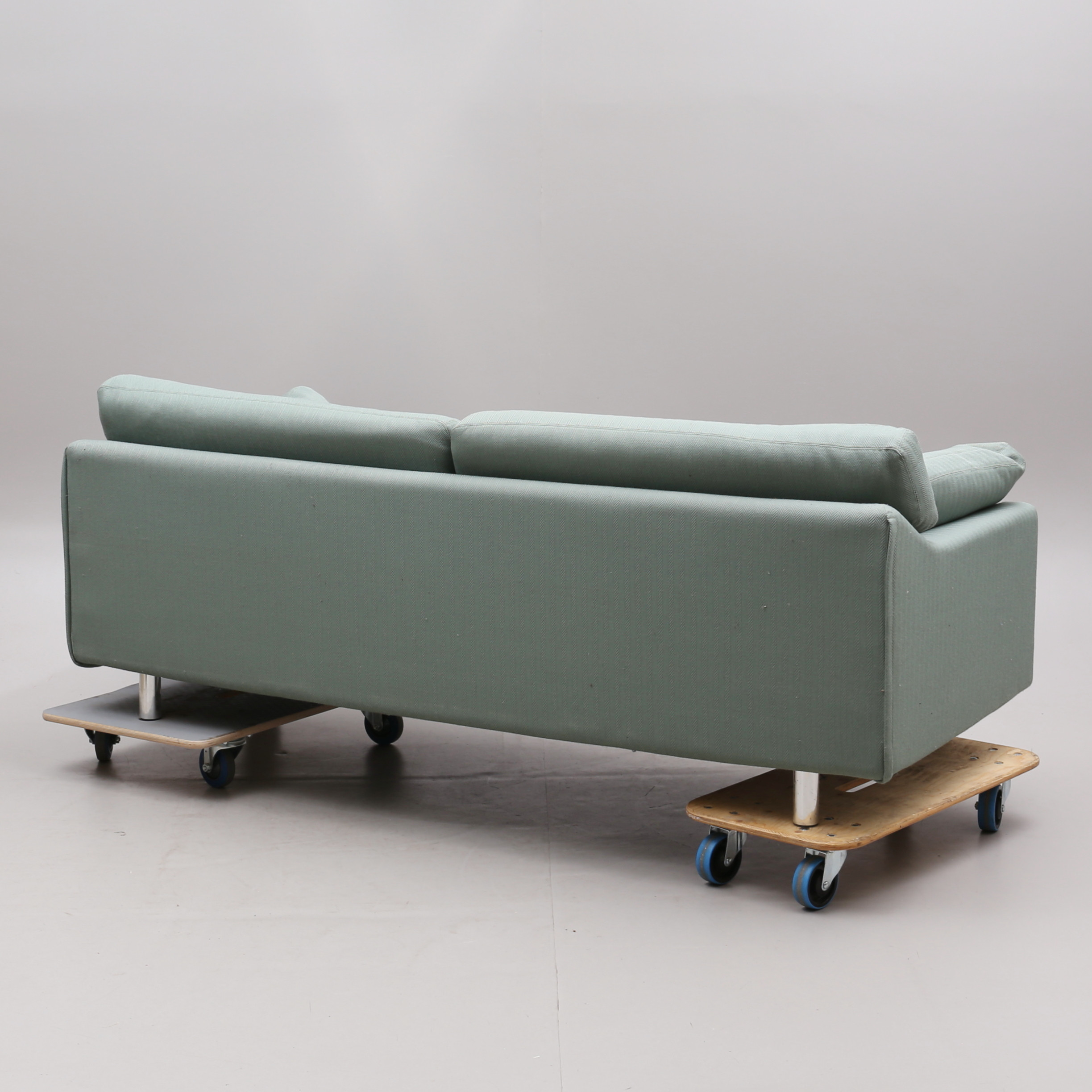 SOFFA, "Fredrik", DUX. Möbler - Soffor & Sittgrupper - Auctionet