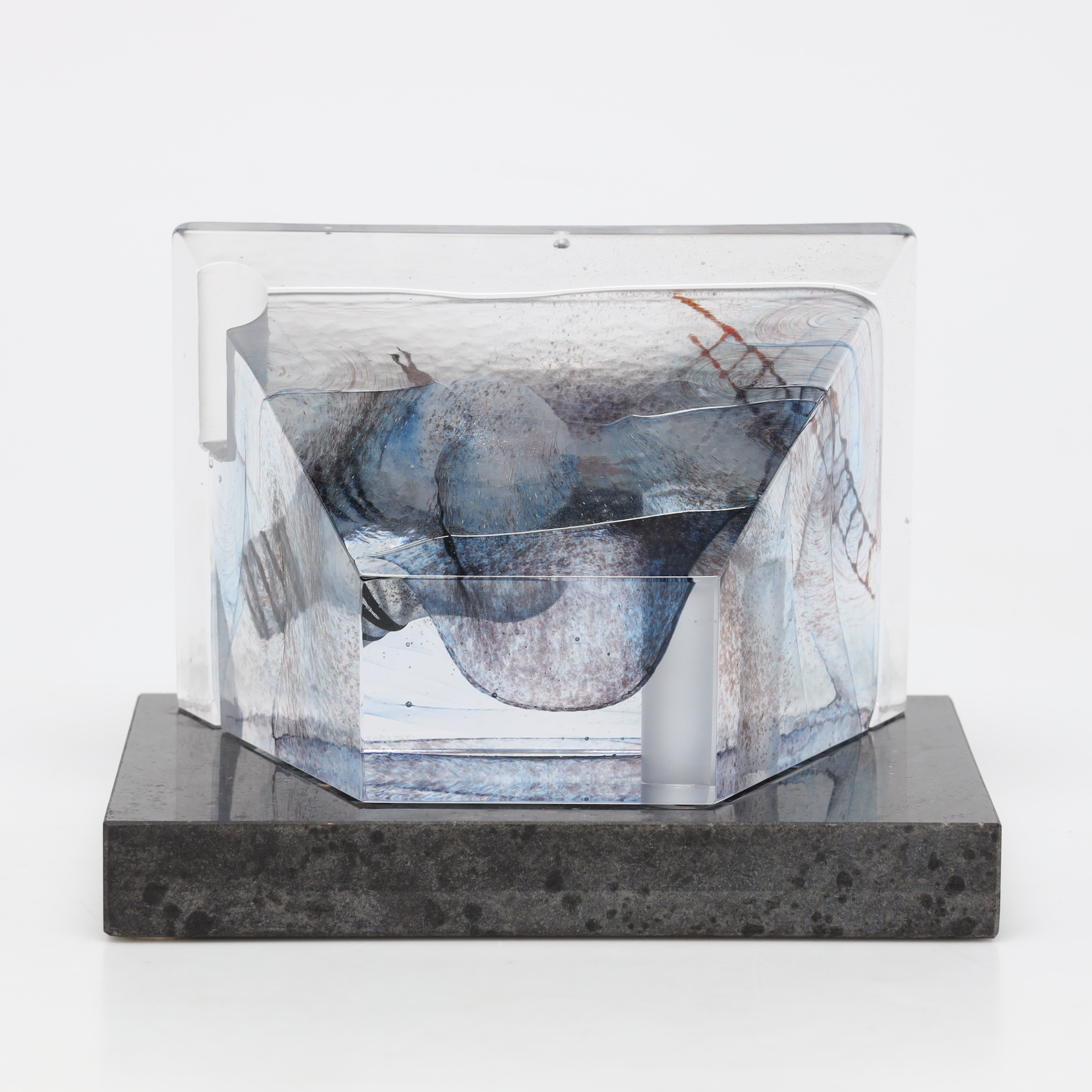 Bilder för 2428243. BERTIL VALLIEN. Skulptur, glasblock, Kosta Boda ...