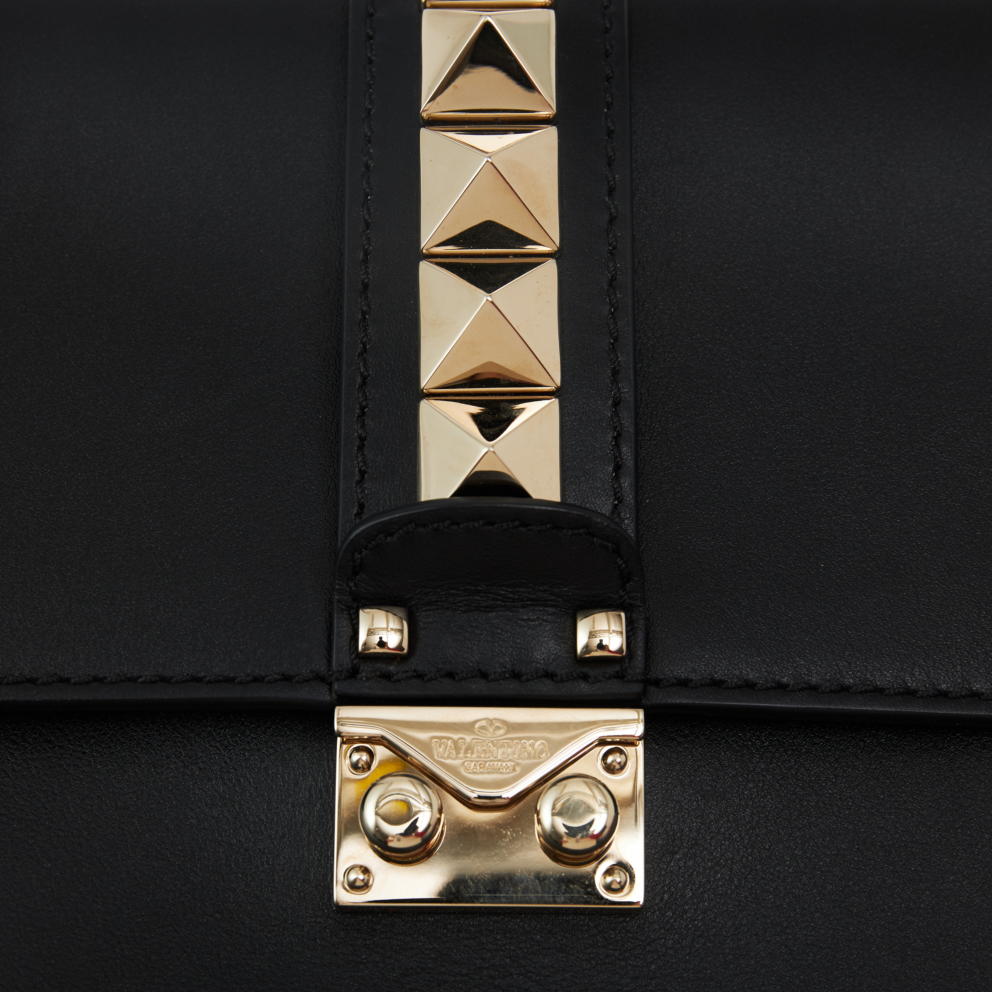 Bilder för 2434428. VALENTINO, "Glam Lock Medium", clutch med ...