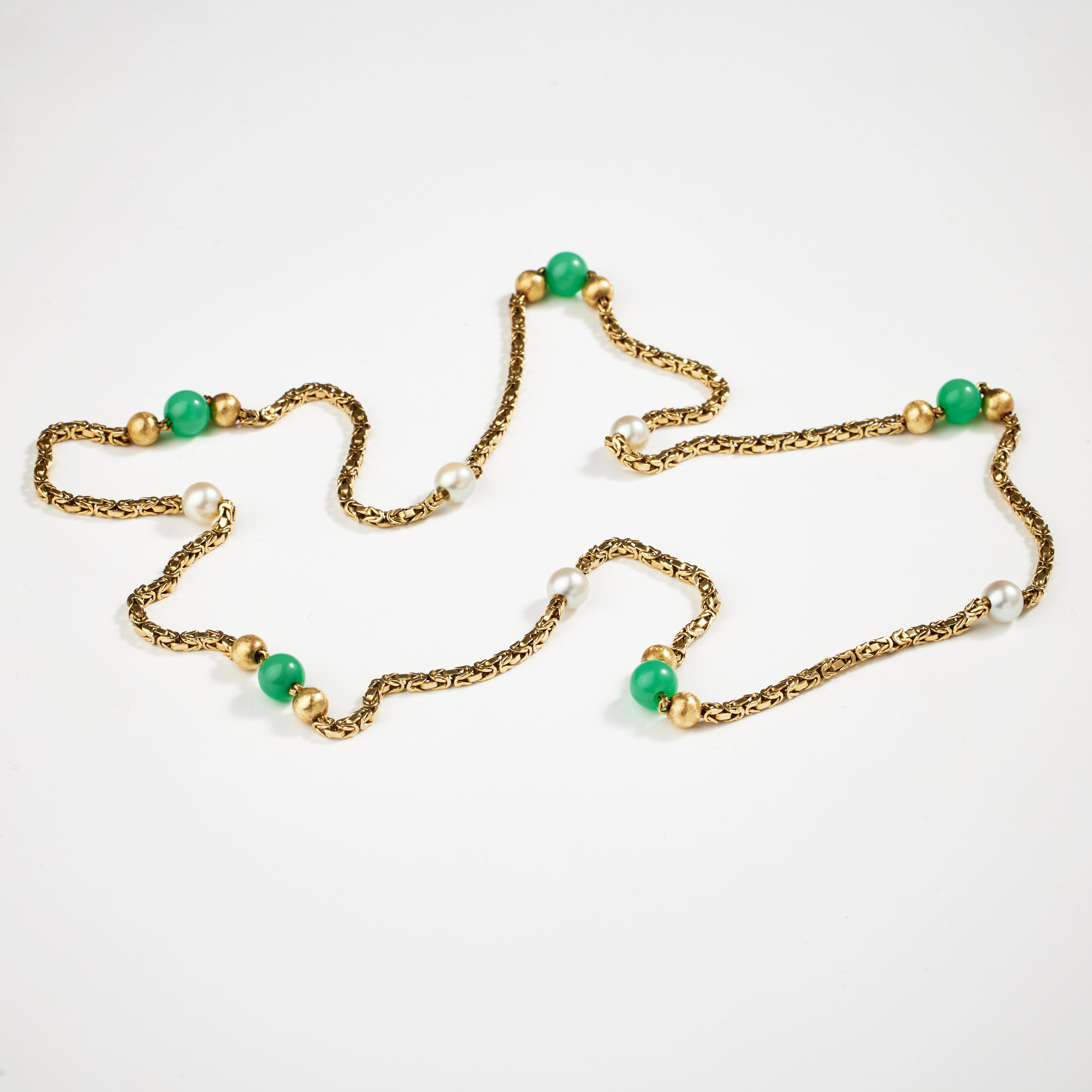 Images for 2442538. NECKLACE, 18k gold, royal chain with interspersed ...