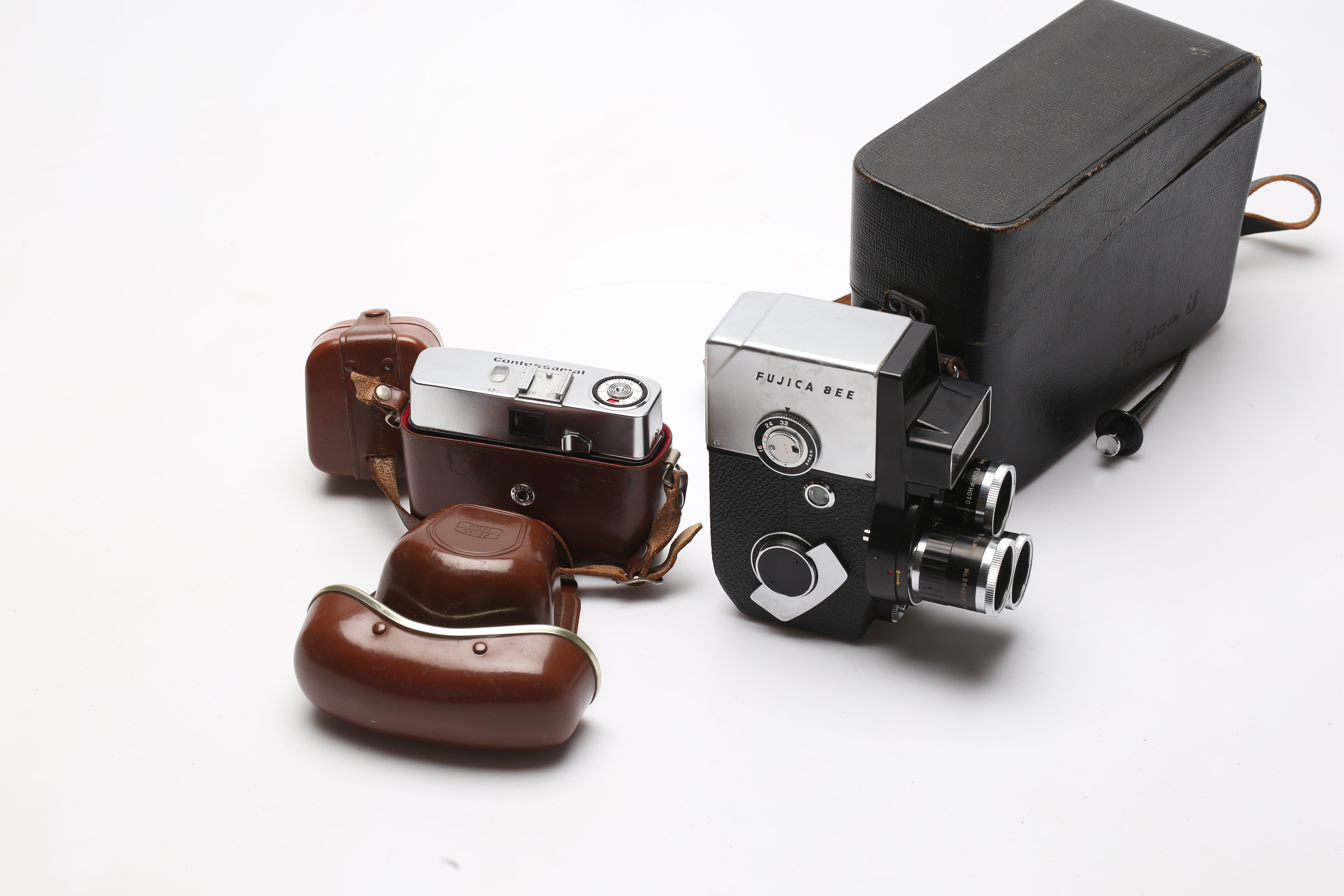 Images for 2450529. CAMERAS, 2 pcs, Fujica 8EE and Contessamat. - Auctionet