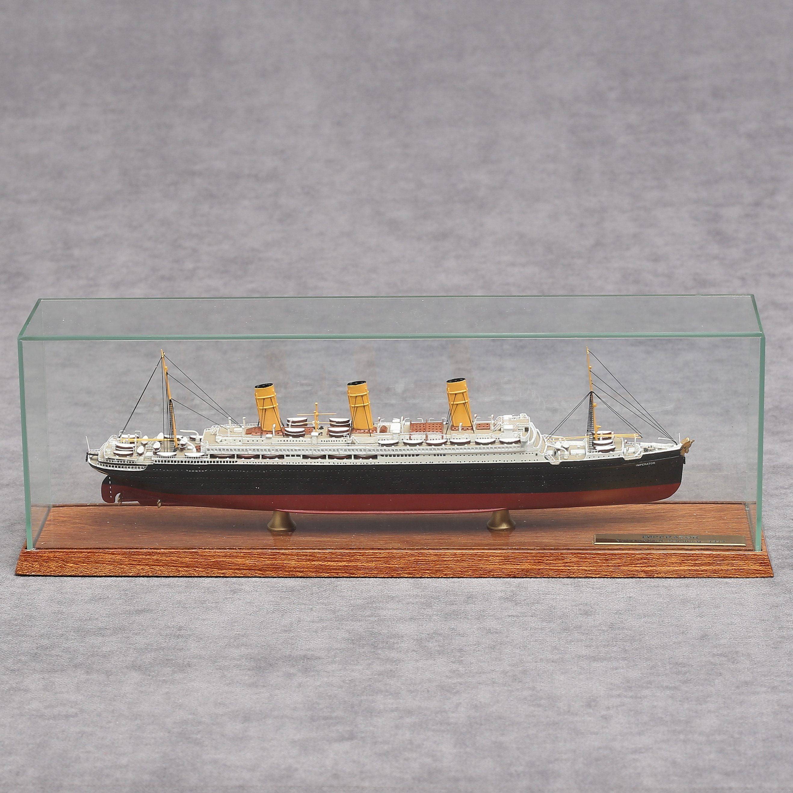 Bilder för 2456007. SKEPPSMODELL, Classic Ship Collection, "IMPERATOR ...